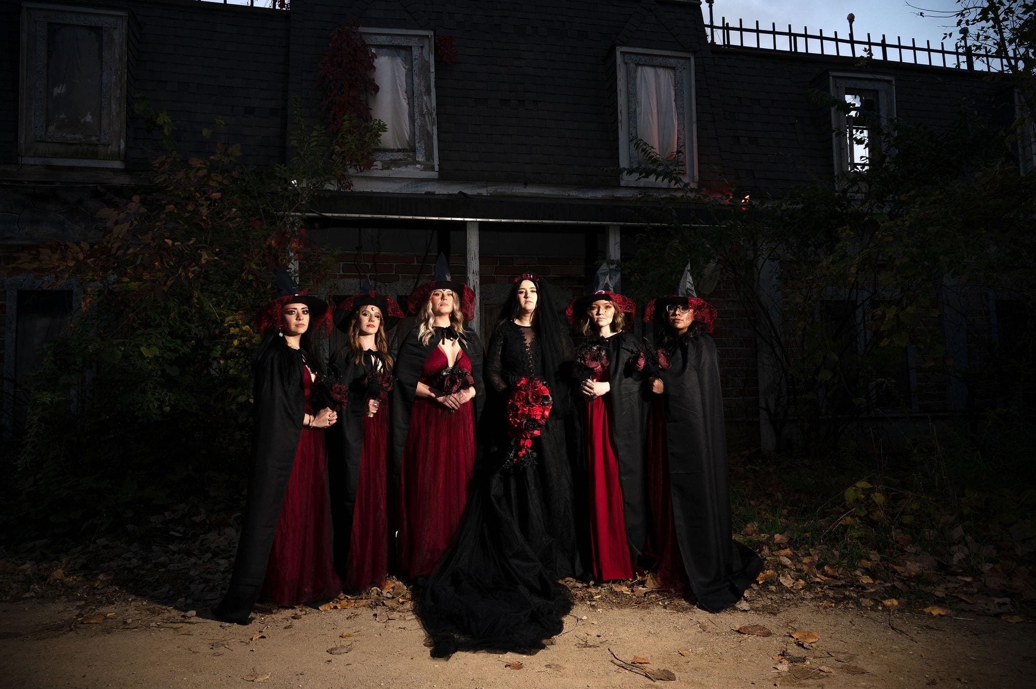 Niles Scream Park gives South Bend couple's weeding a Halloween theme