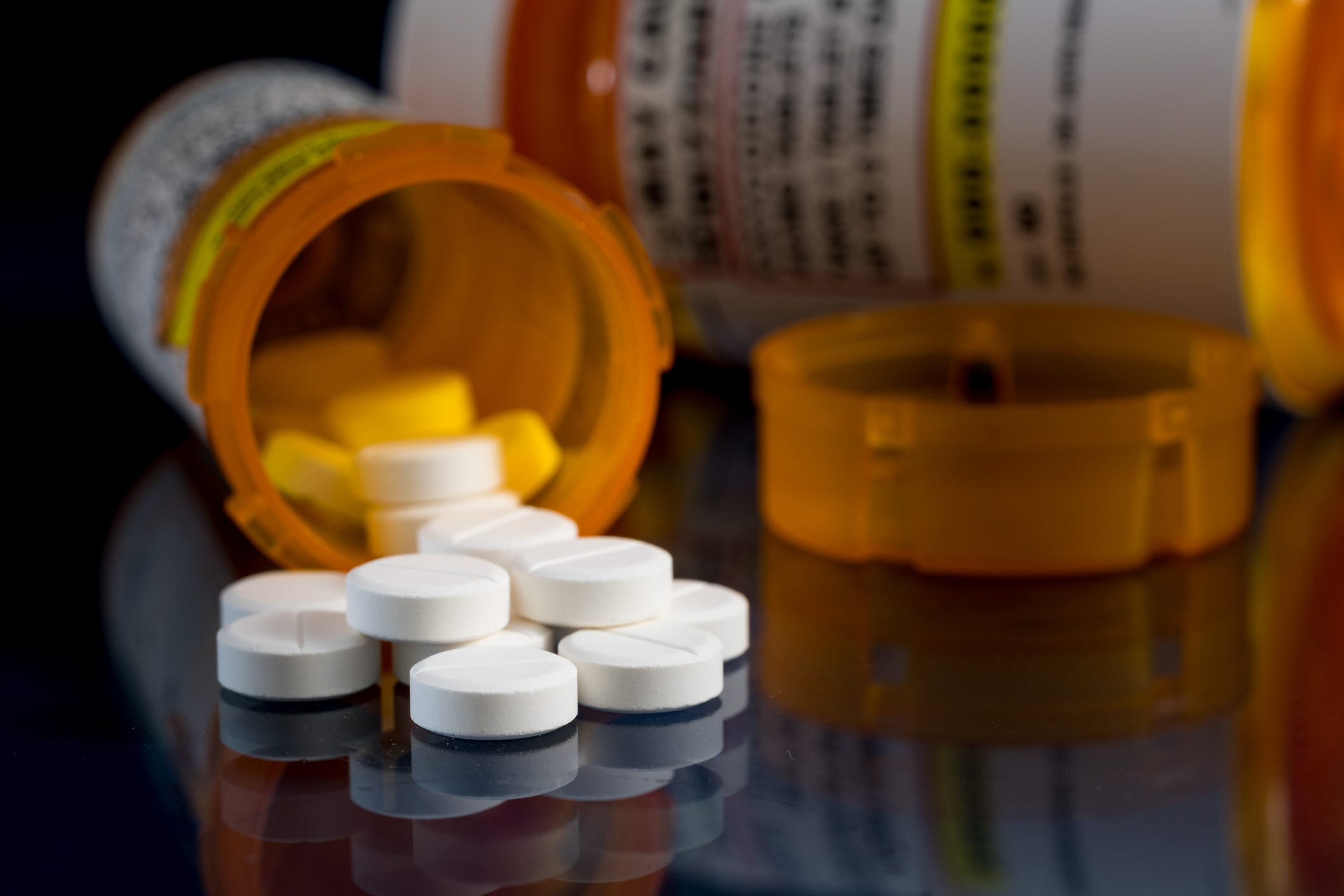Kennebunk doctor charged with illegally distributing opioids