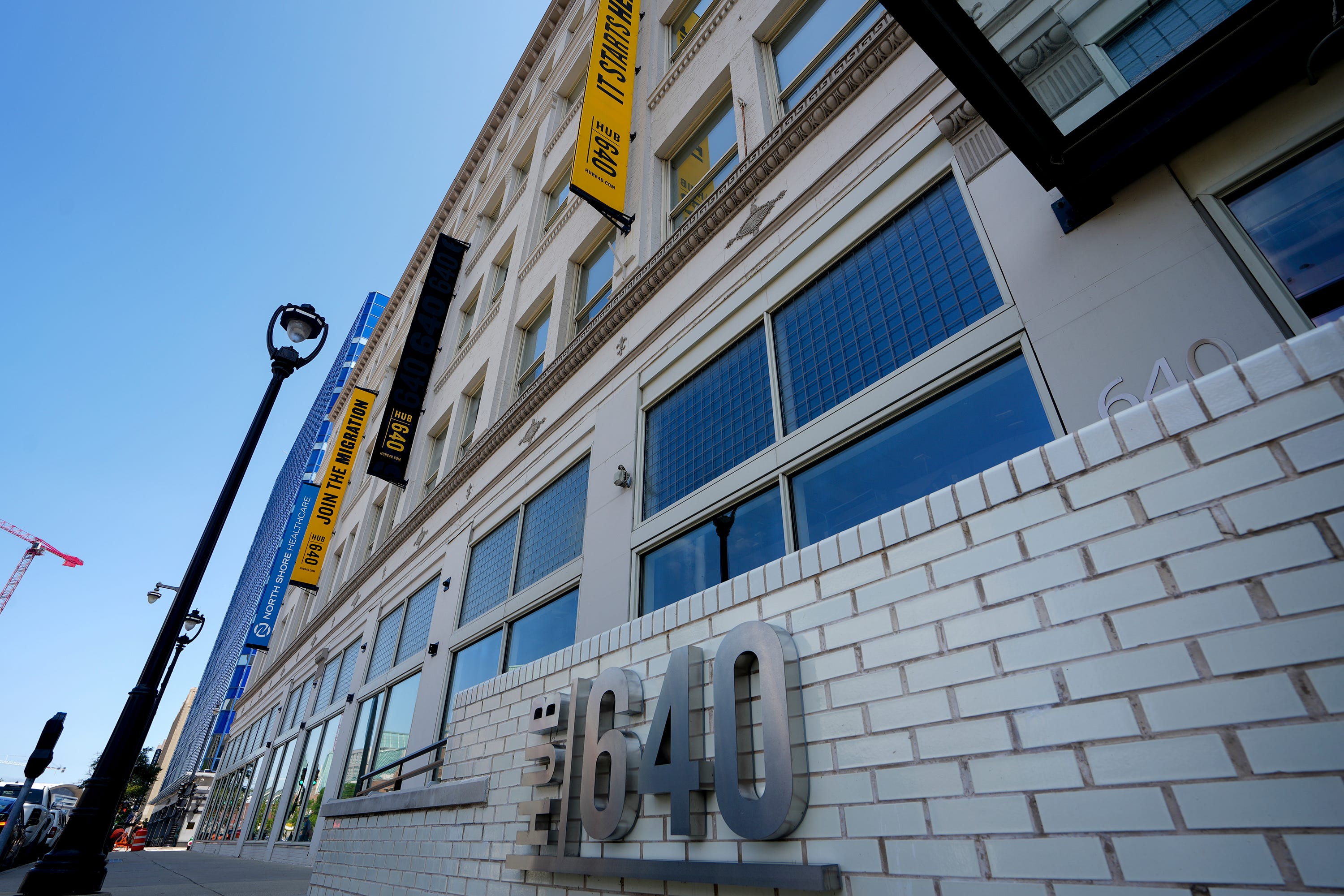 Fiserv Inc. moving headquarters with 800 jobs to downtown Milwaukee