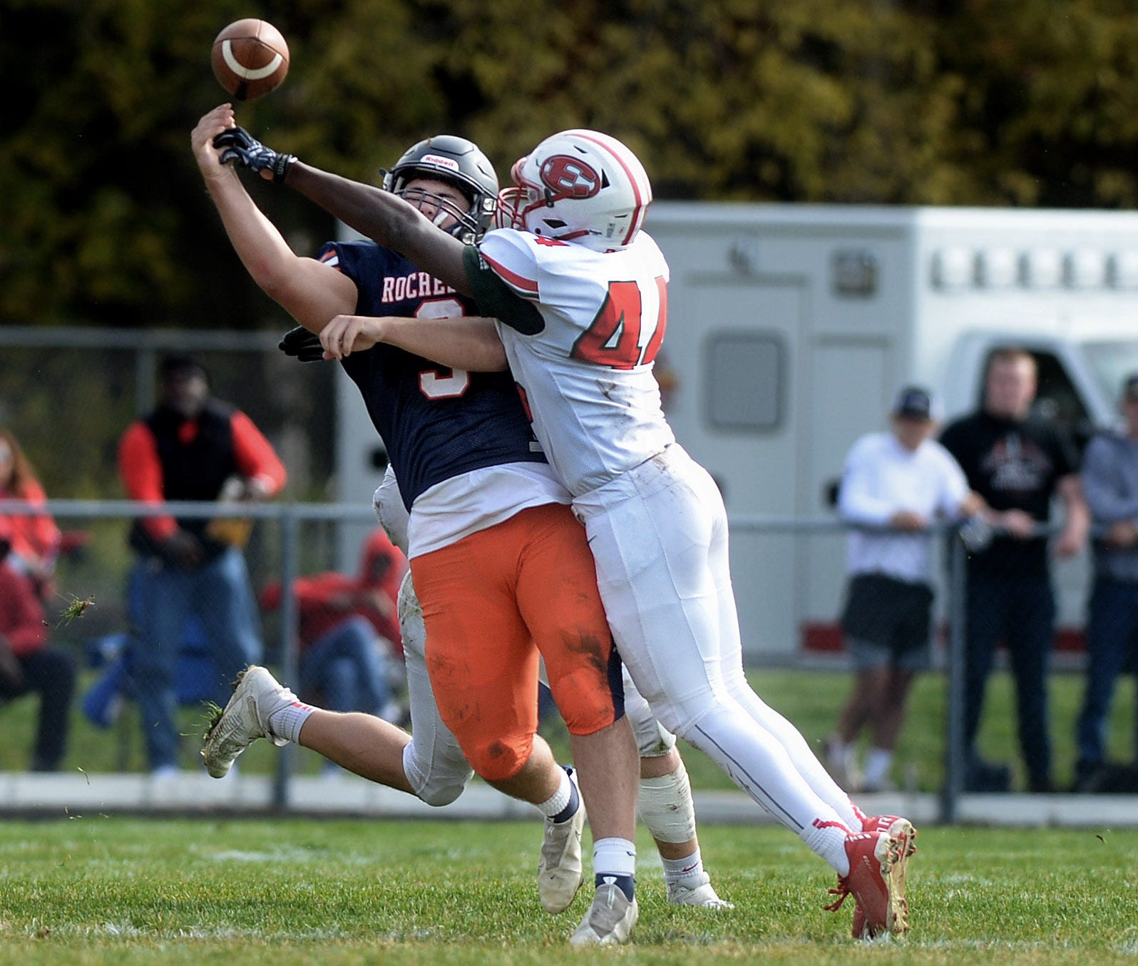 Rochester beats Effingham in first round of IHSA football playoffs