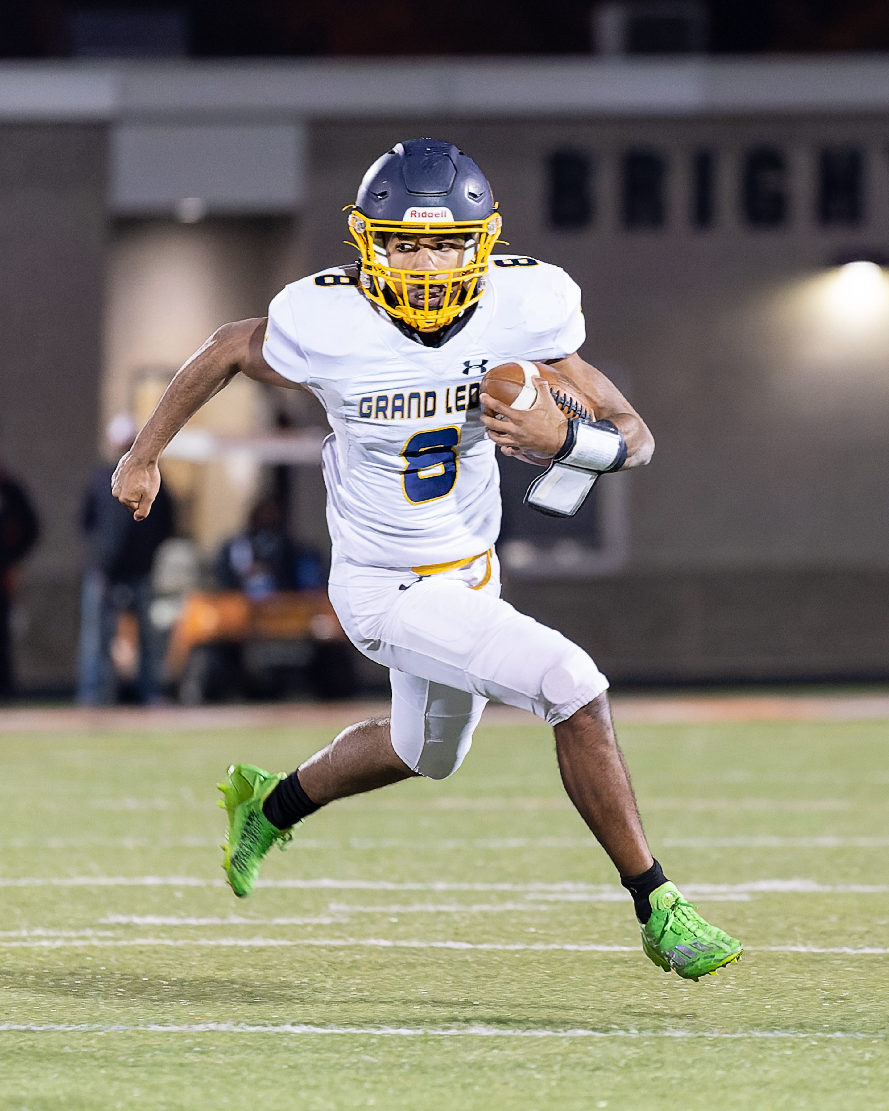 MHSAA football playoffs: Elite QB play lifts teams through Round 1