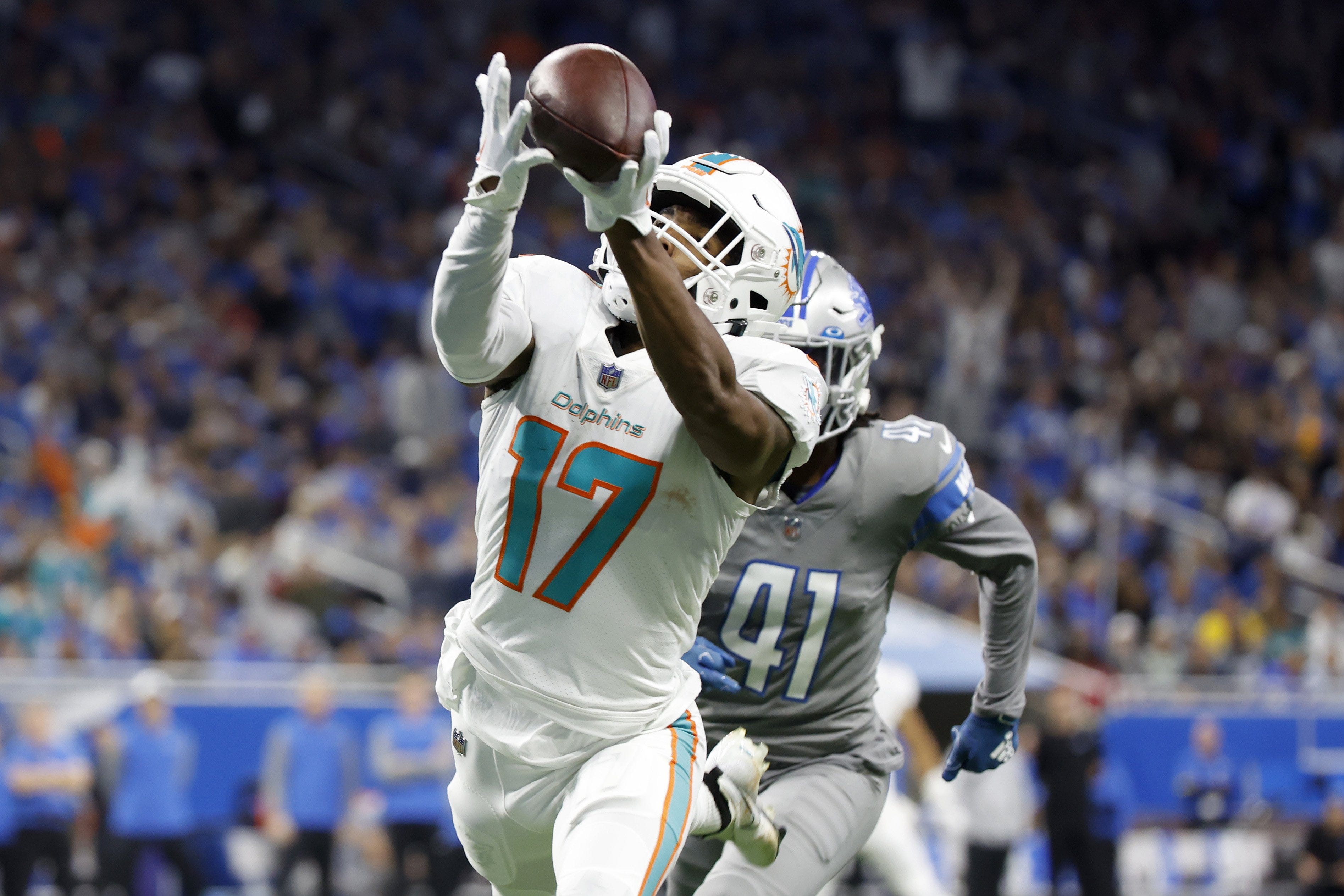 Detroit Lions struggles with speedy Miami Dolphins receivers
