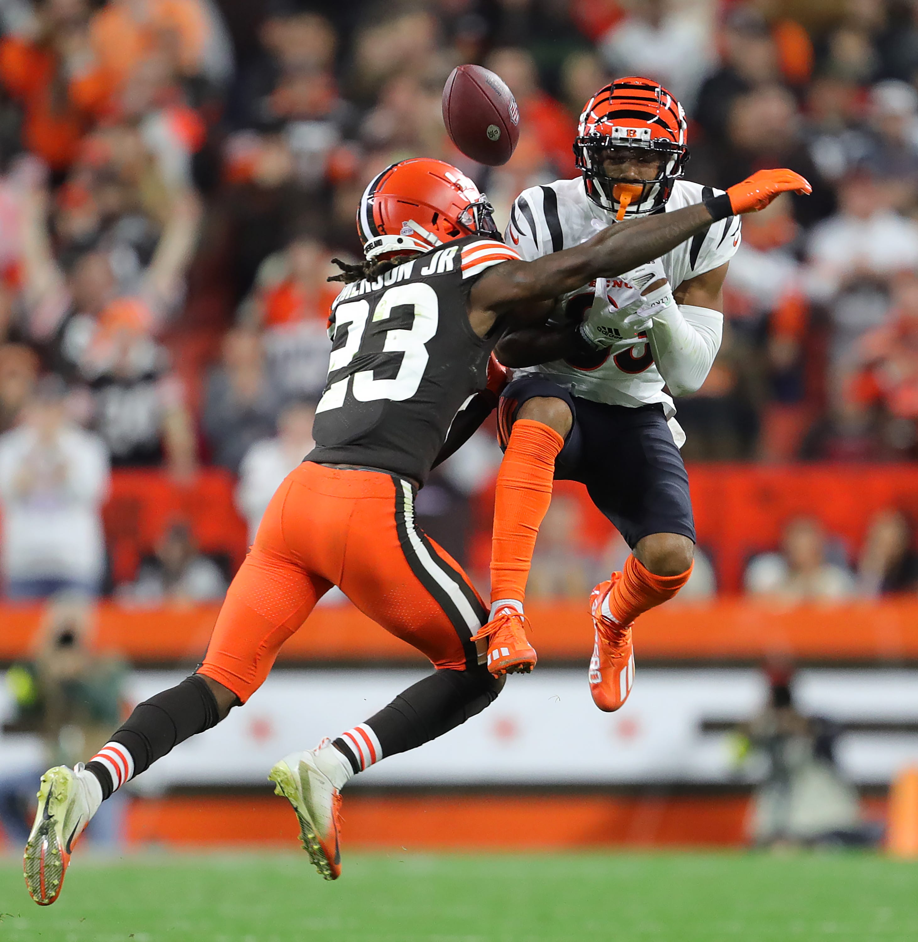 Injuries force Browns to alter rotations against Cincinnati Bengals