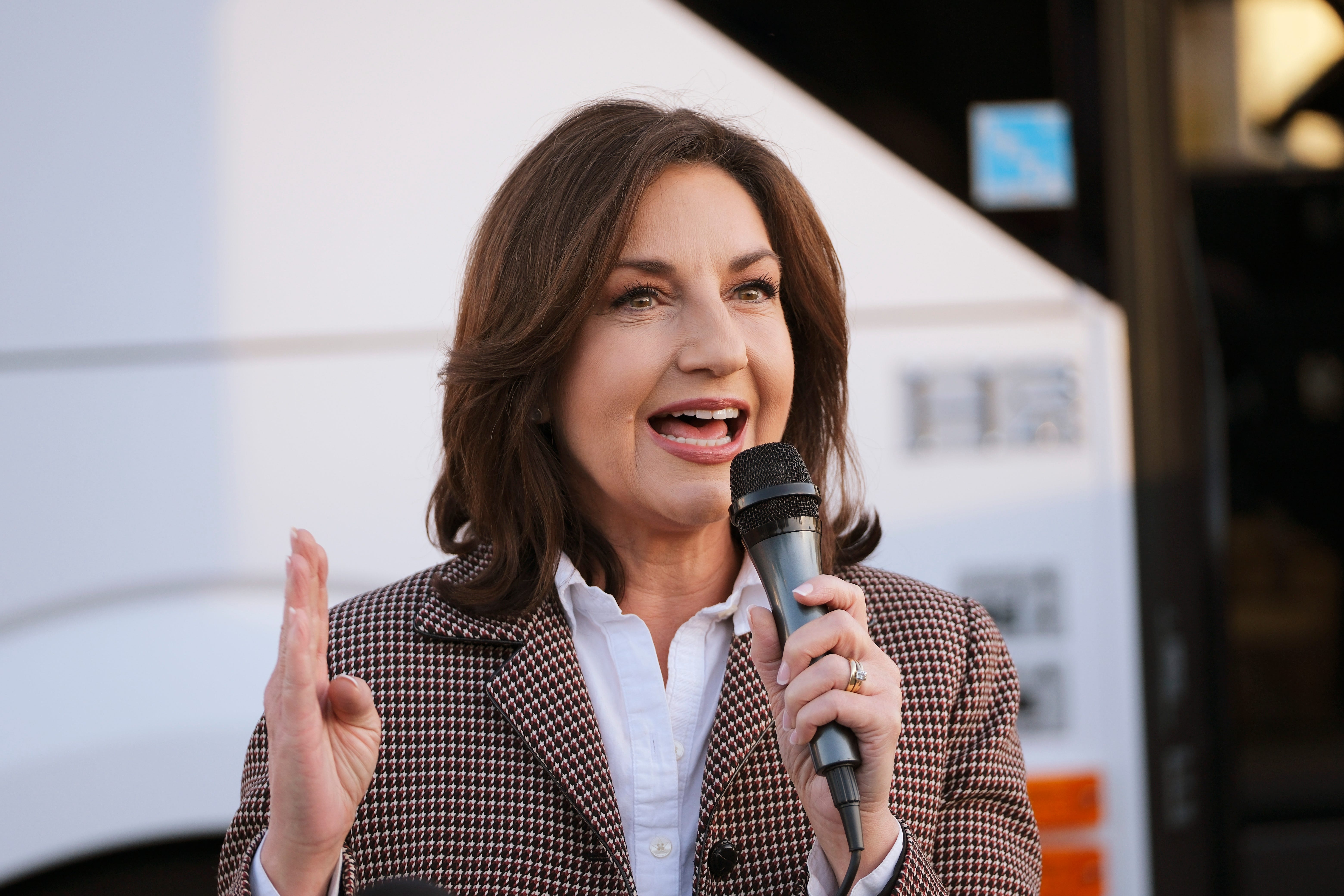Hofmeister raises more $1.7 million since August in governor's race