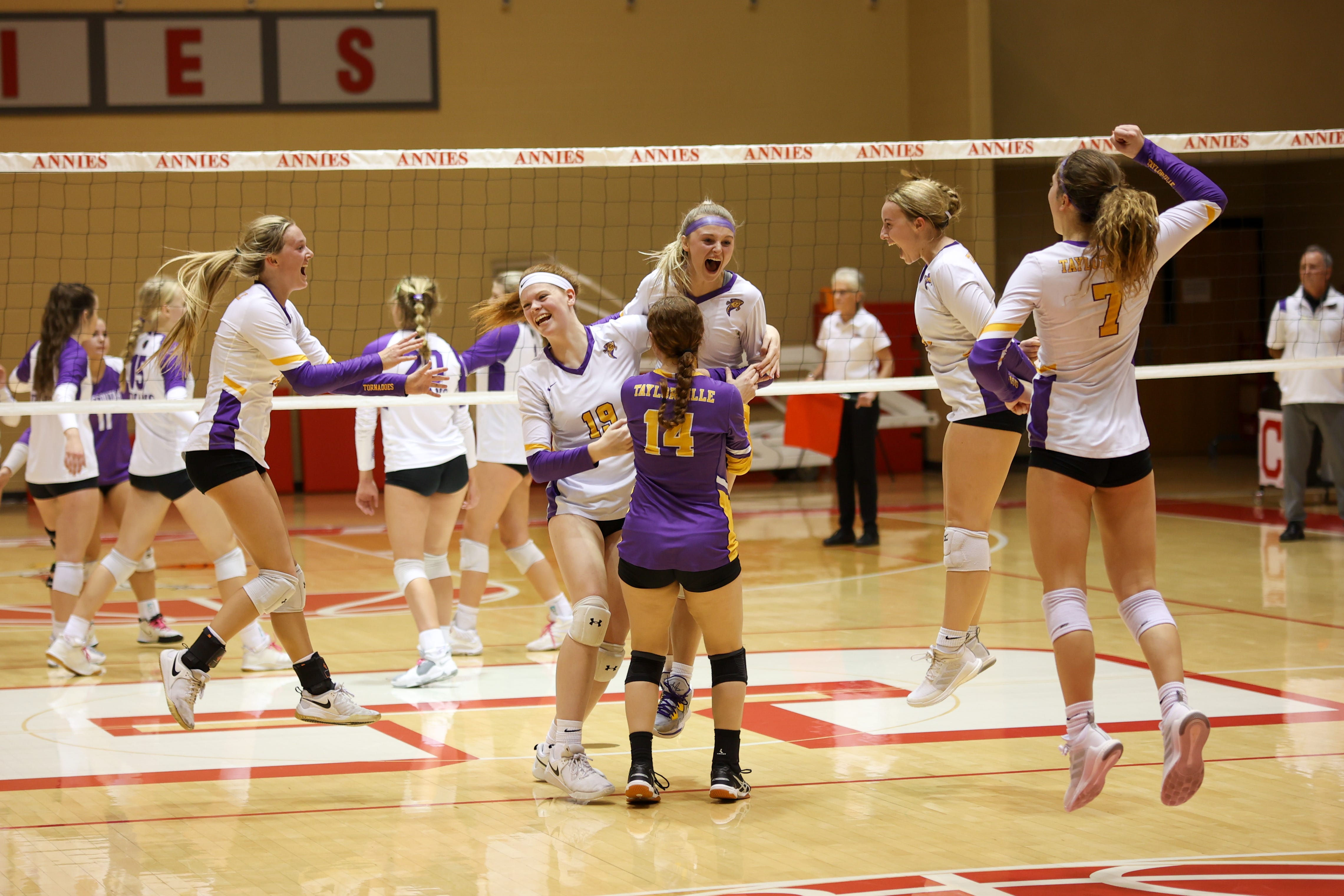 IHSA volleyball: Taylorville defeats Mascoutah in Class 3A sectional