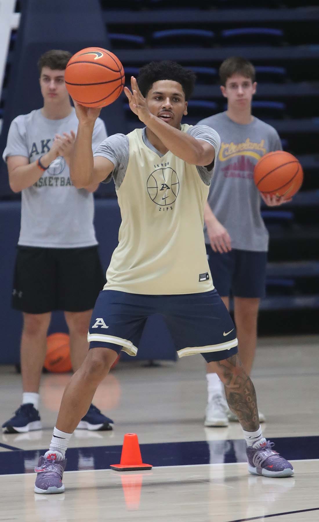 Akron Zips men's basketball team may get Xavier Castaneda back