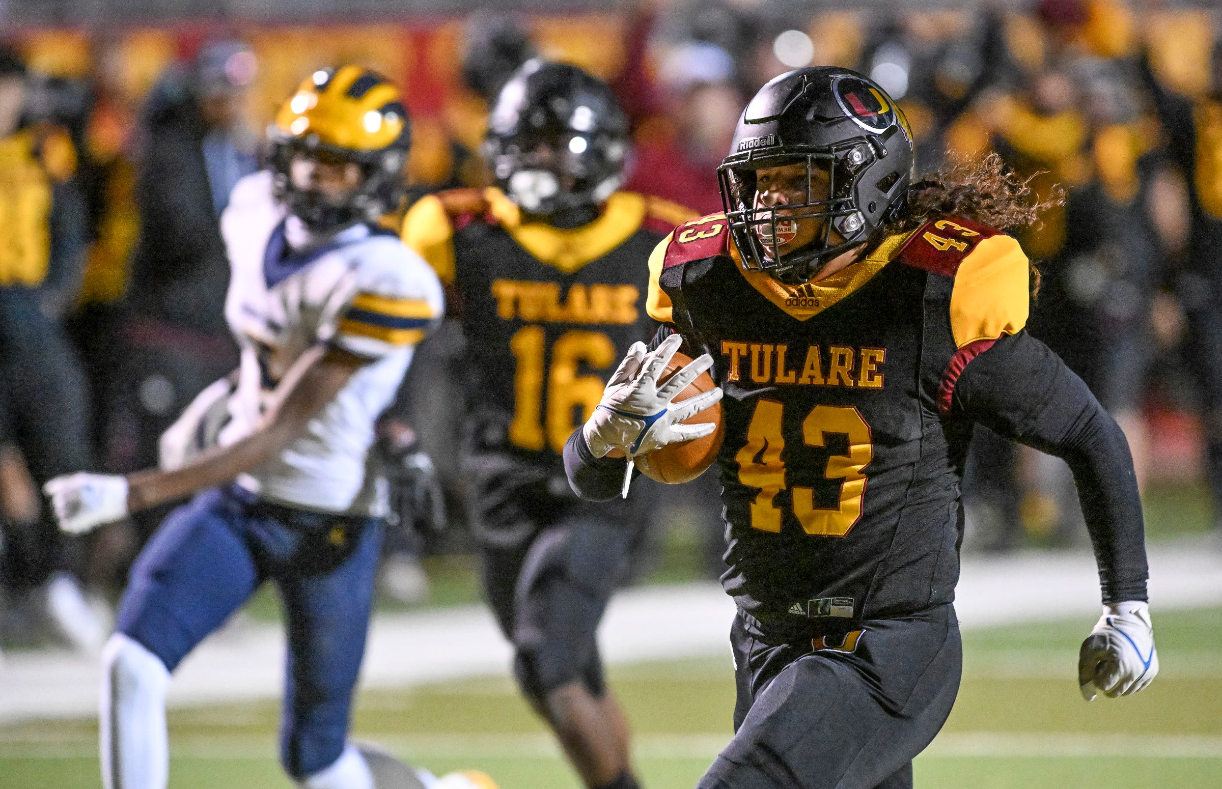 Tulare Union's football season ends in playoff loss to Sunnyside