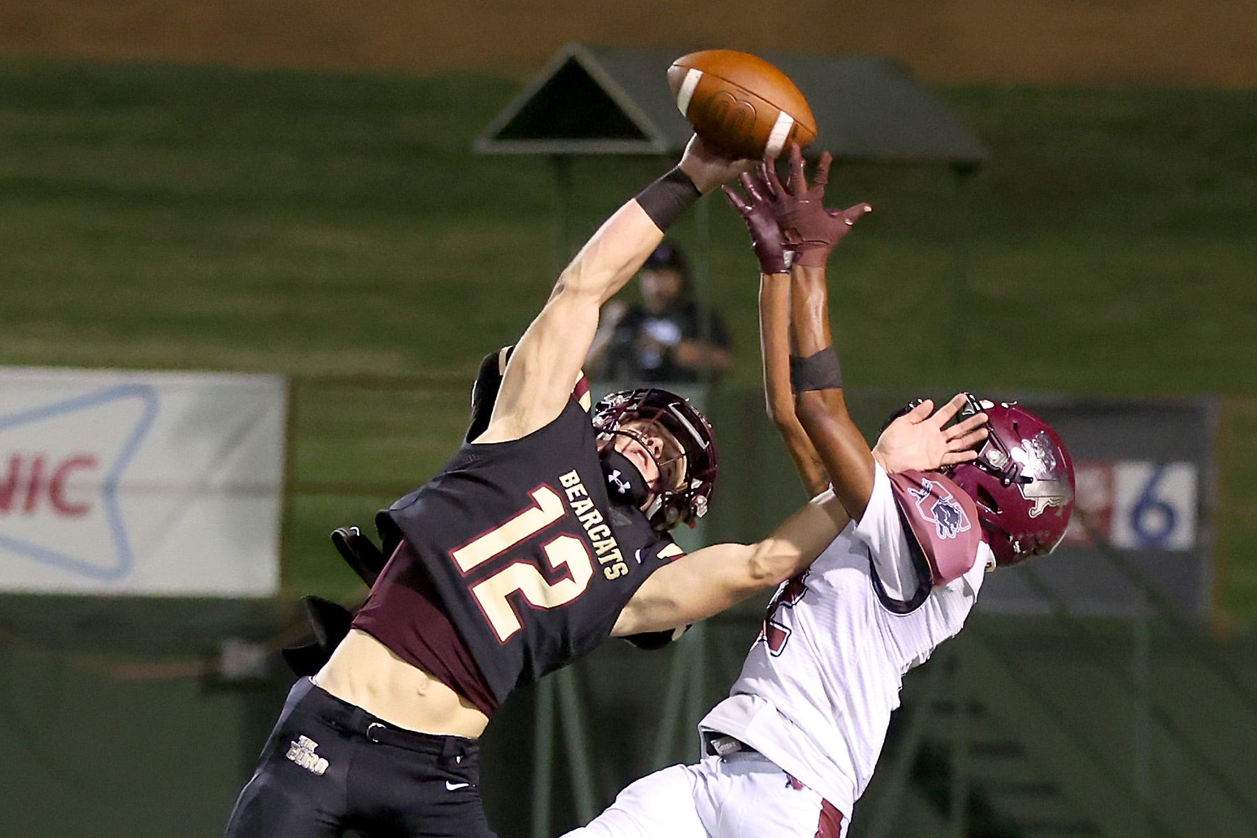 Vernon Lions at Whitesboro Bearcats 2022 high school football playoffs