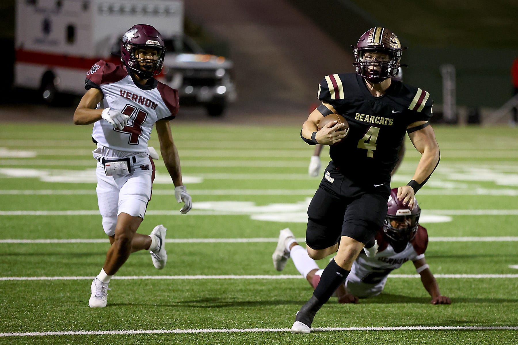 Vernon Lions at Whitesboro Bearcats 2022 high school football playoffs