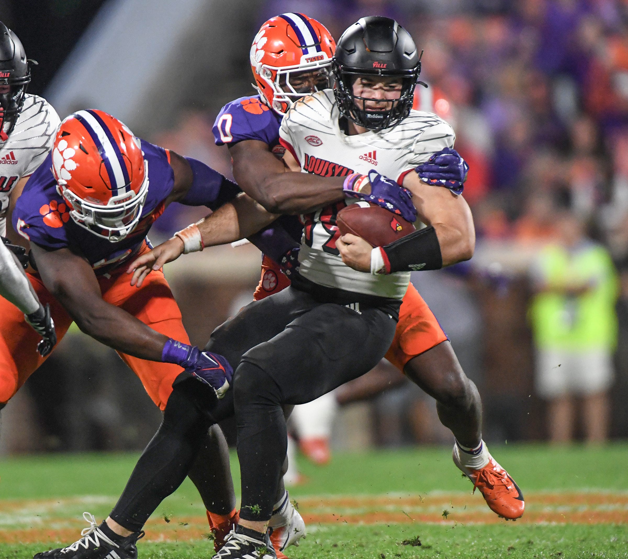 This Clemson football team makes things difficult, but keeps winning