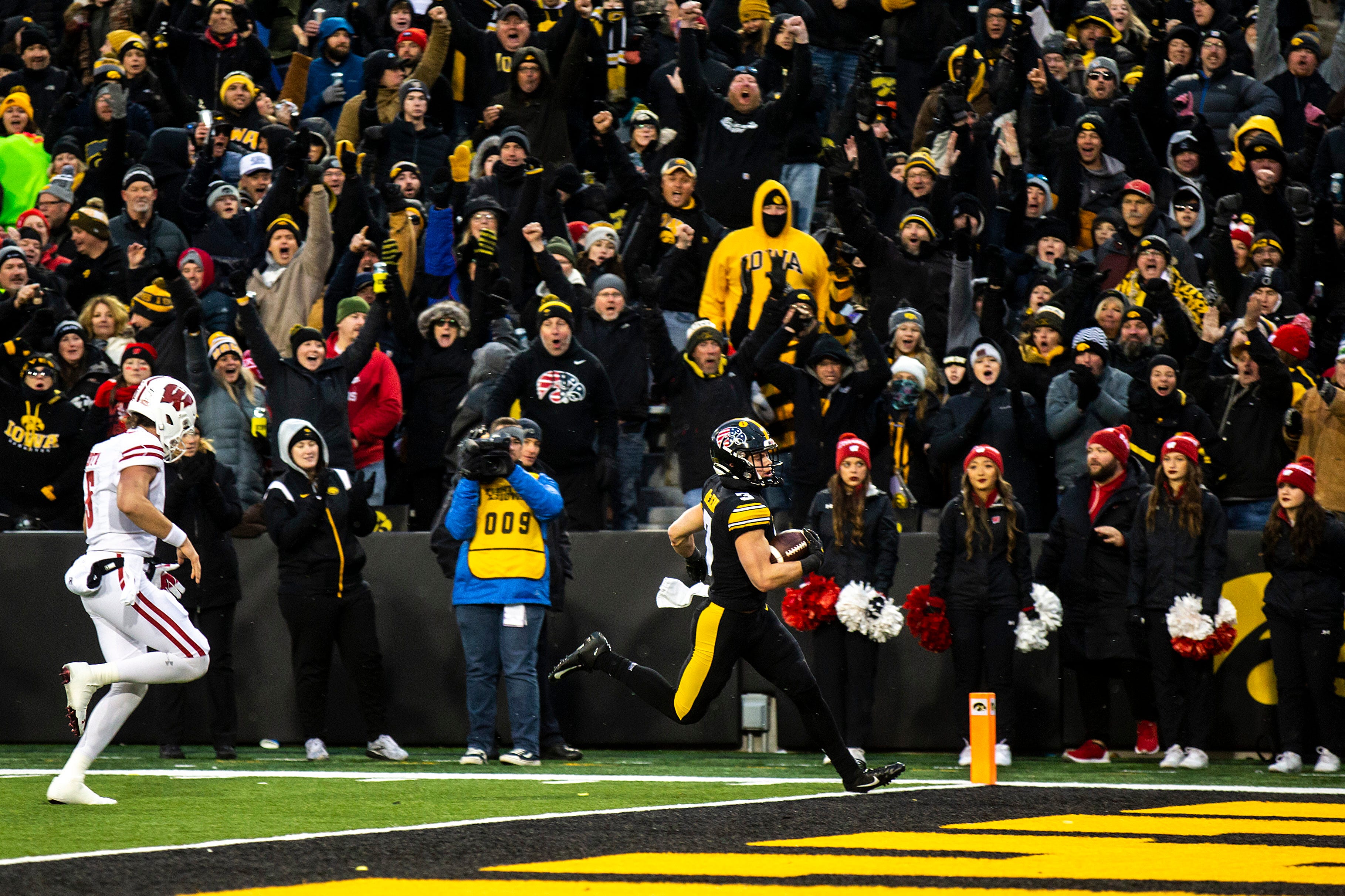 Leistikow's 5 Iowa-Wisconsin thoughts start with the Cooper DeJean show