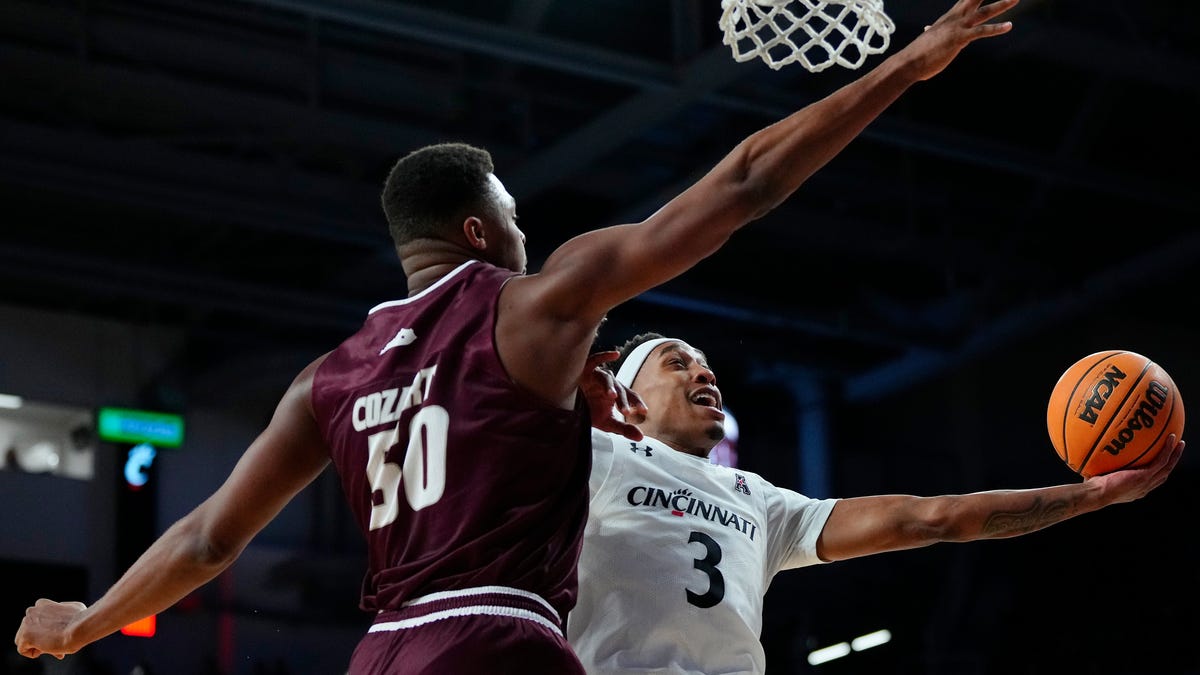 PHOTOS: Cincinnati Bearcats Basketball vs. Eastern Kentucky Colonels ...