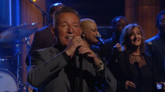 Bruce Springsteen on Jimmy Fallon: Talking Swift, played single