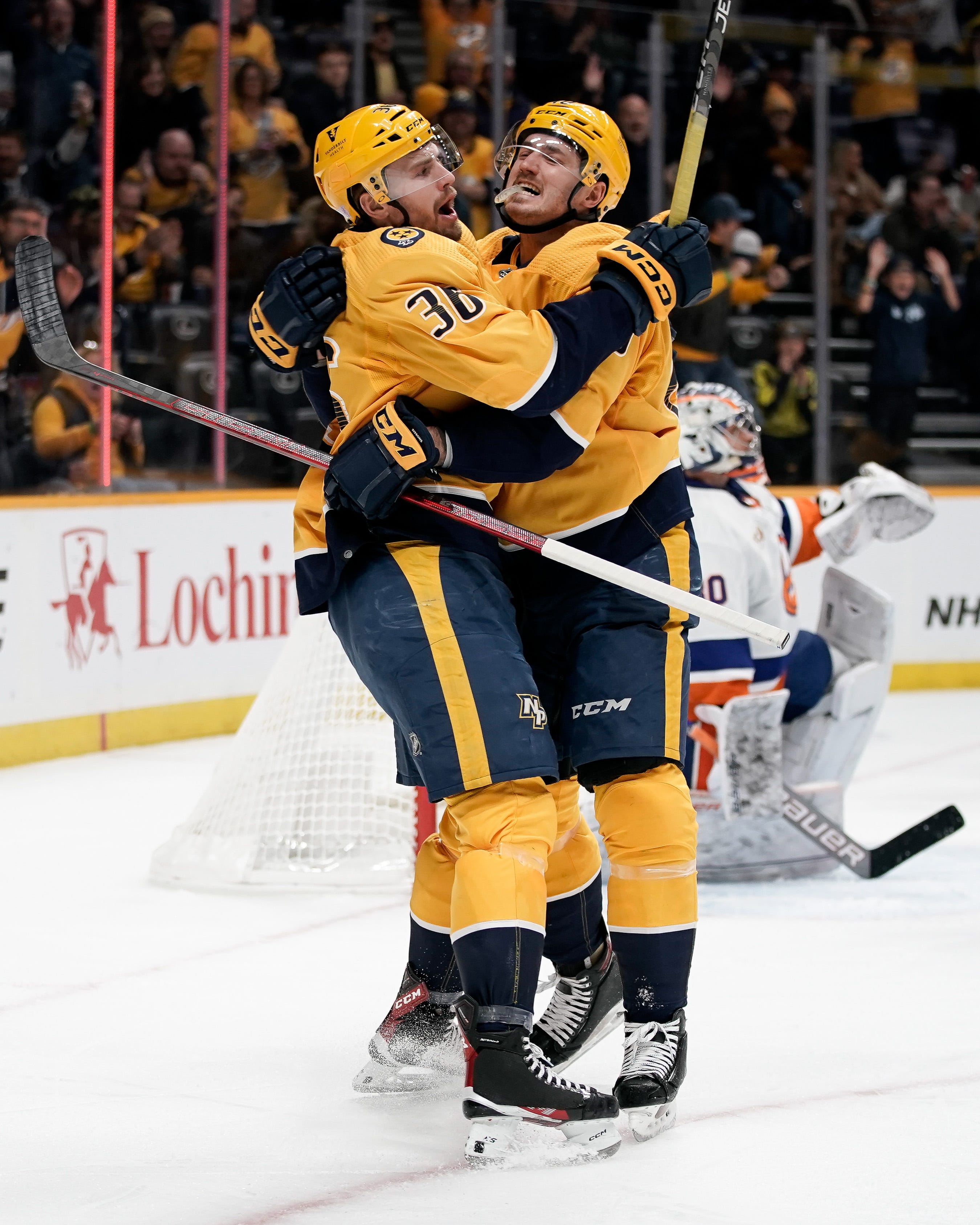 Juuso Parssinen scores twice, leads Nashville Predators over Islanders
