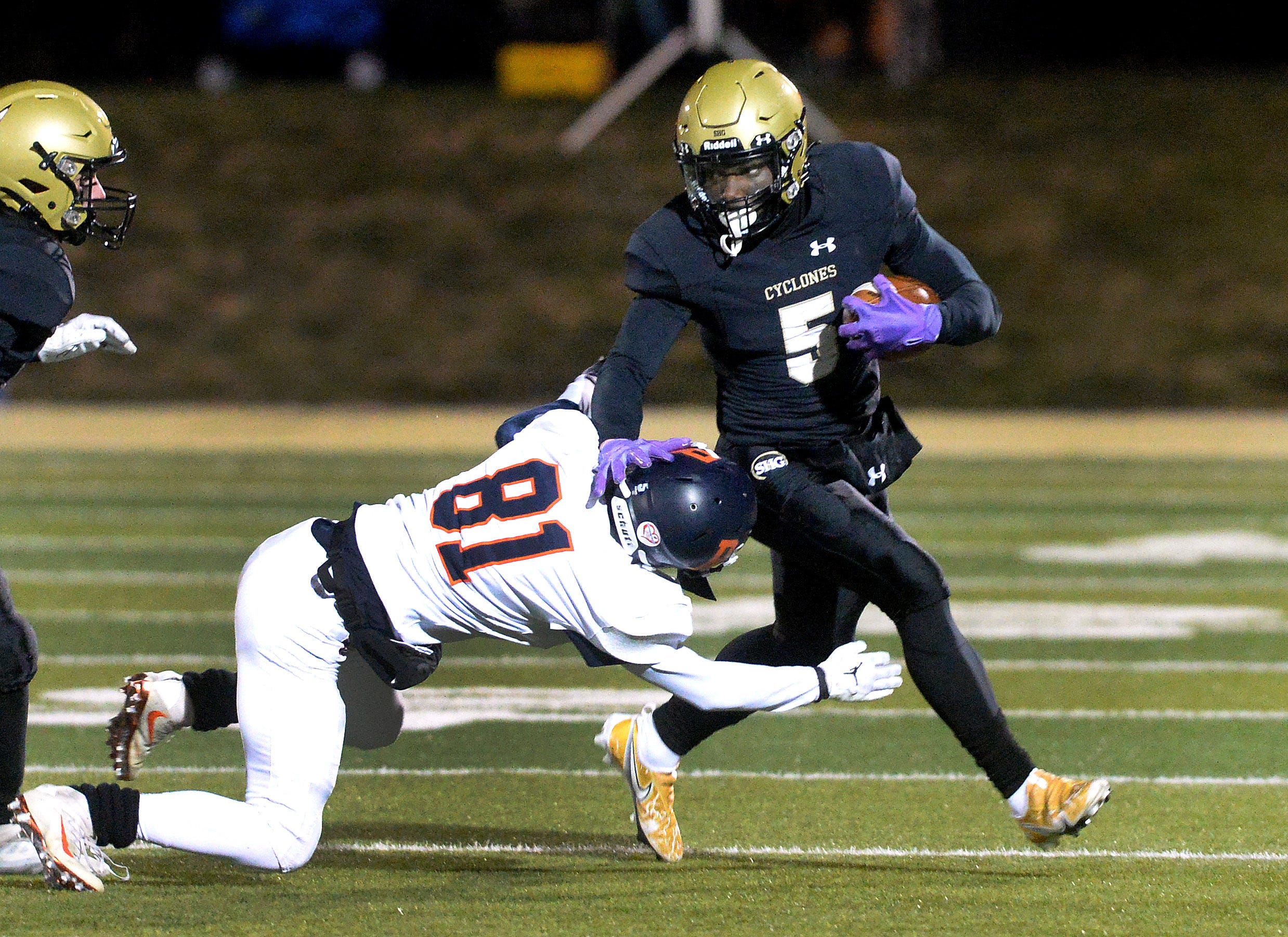 IHSA football championships: SHG vs. Providence, Class 4A preview