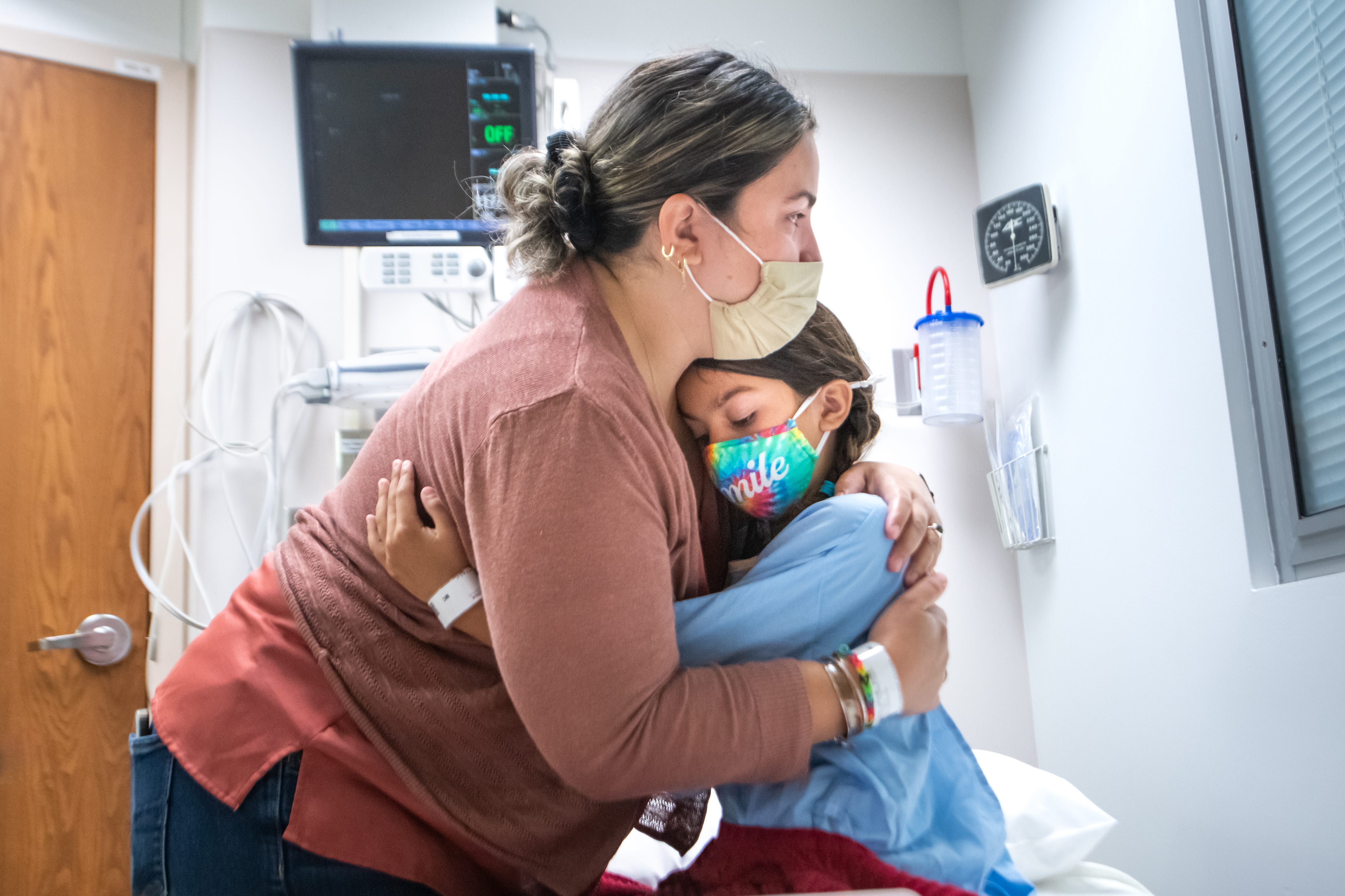 Patient with unilateral facial paralysis gets reanimation surgery