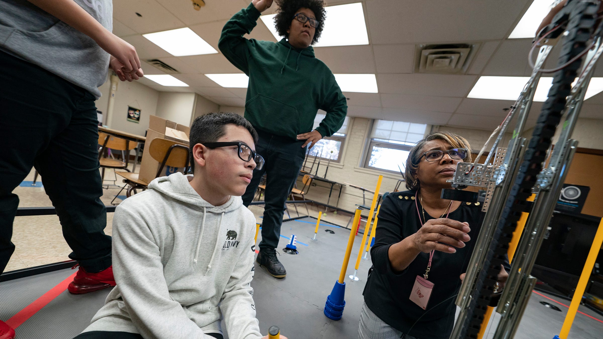 Detroit schools science teacher Tracy Ortiz leads robotics team