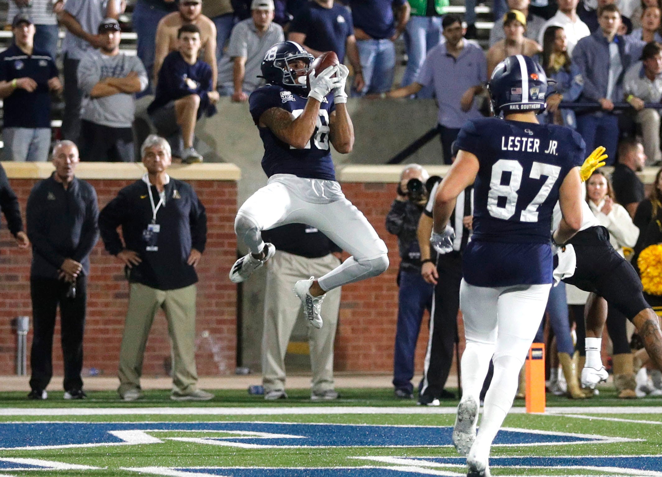 Georgia Southern Eagles football plays Appalachian State Mountaineers