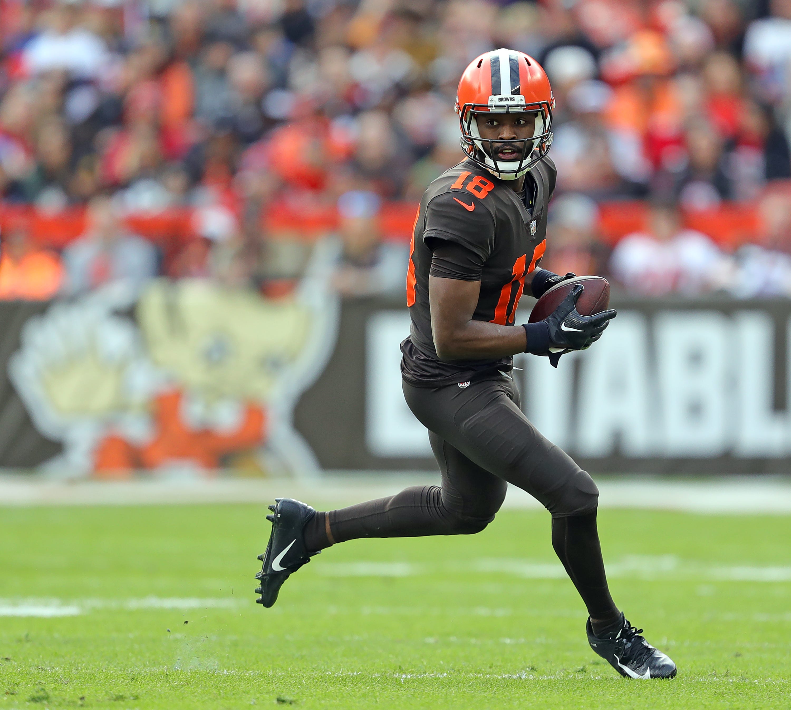 Receiver David Bell 'pushes through' rookie year with Browns