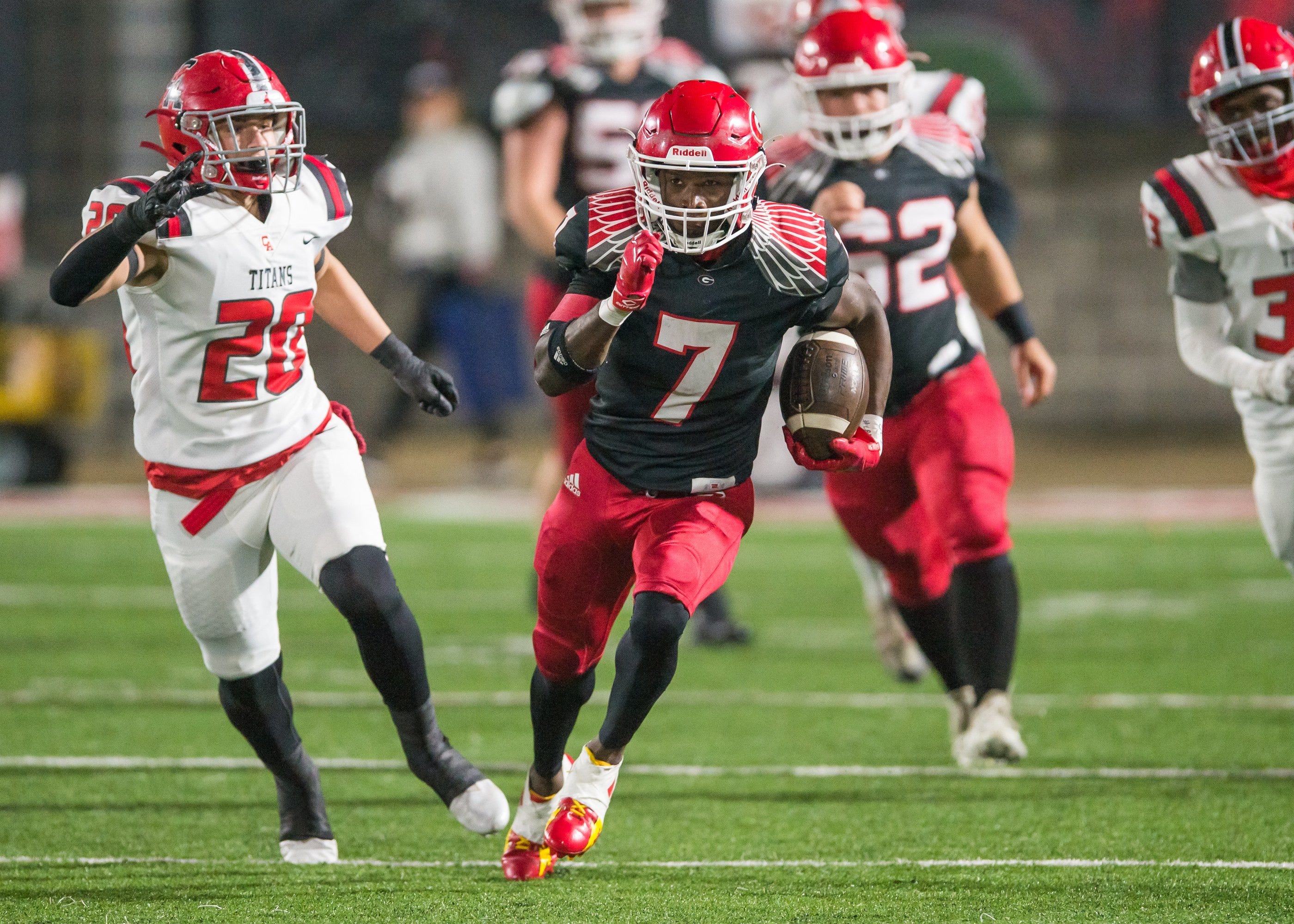 Emmanuel Crawford is 2022 Gatorade Oklahoma HS football Player of Year