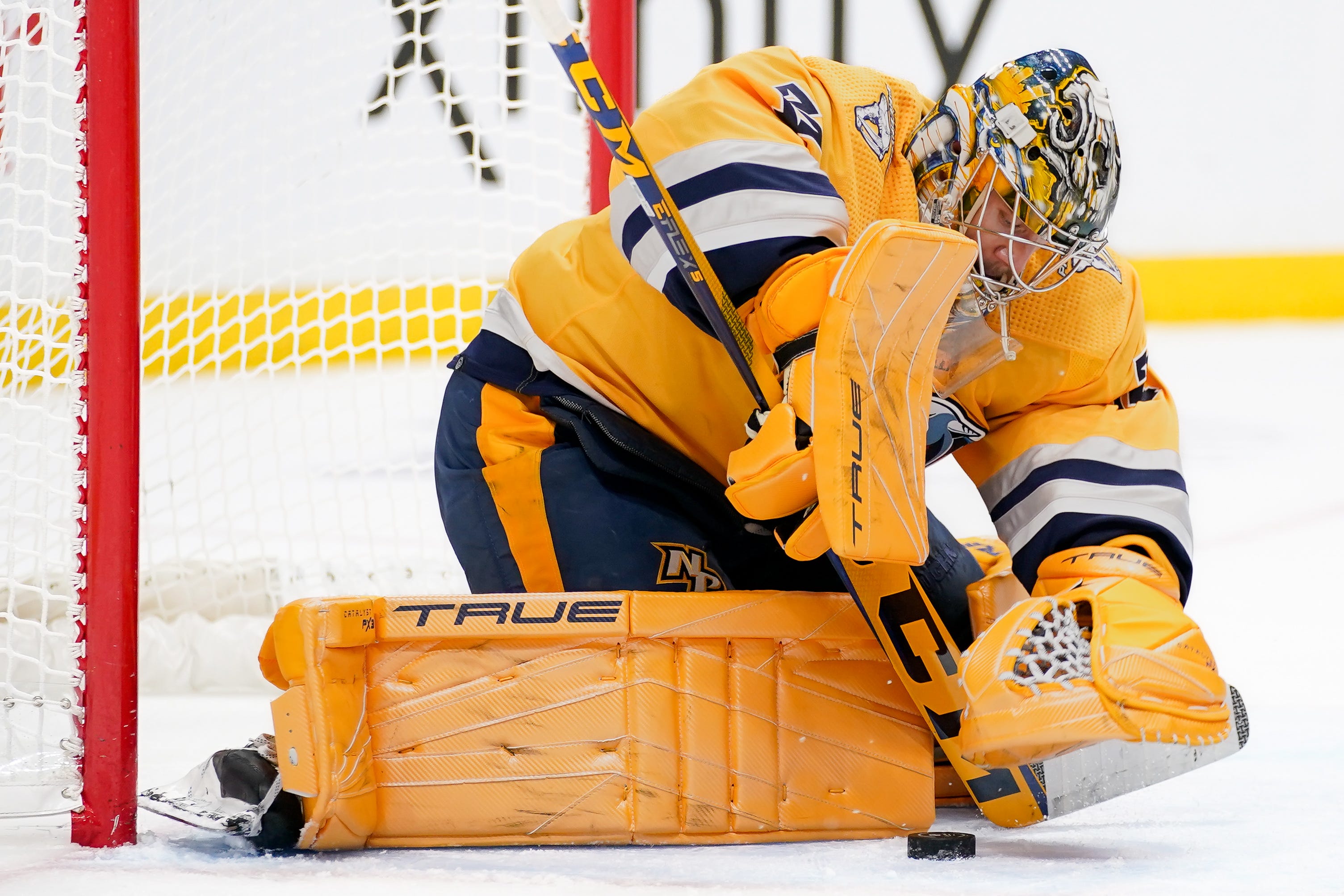 Nashville Predators score updates vs Ottowa Senators in NHL game
