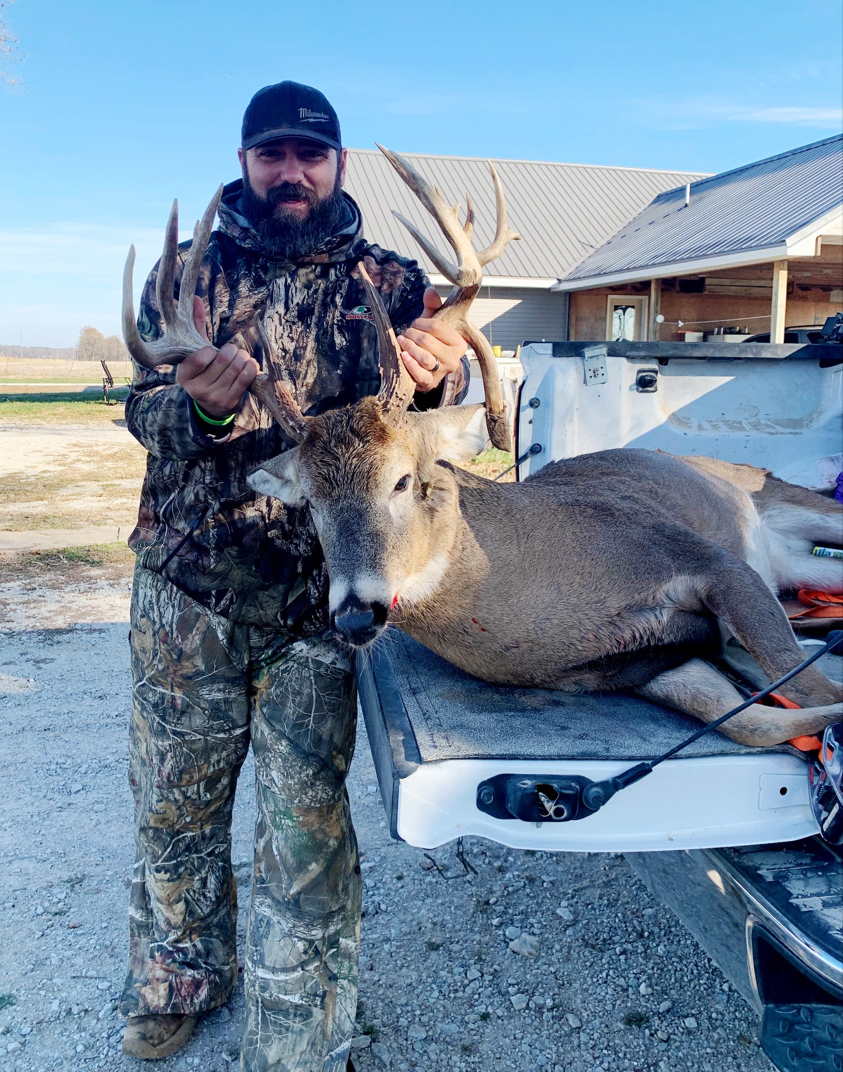 Missouri father, son kill 22-point buck known as 'King of the County'