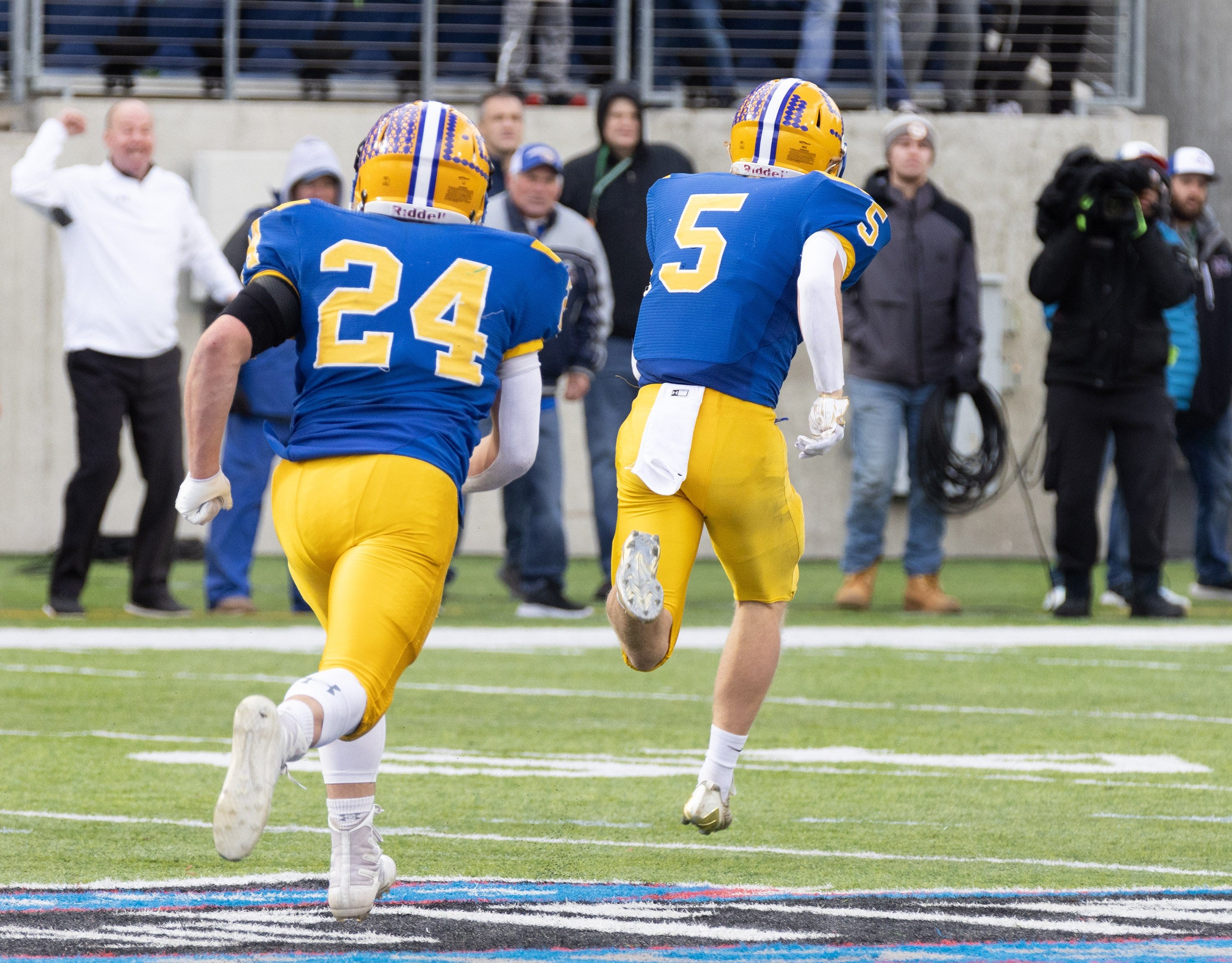Marion Local wins OHSAA football state championship over Kirtland