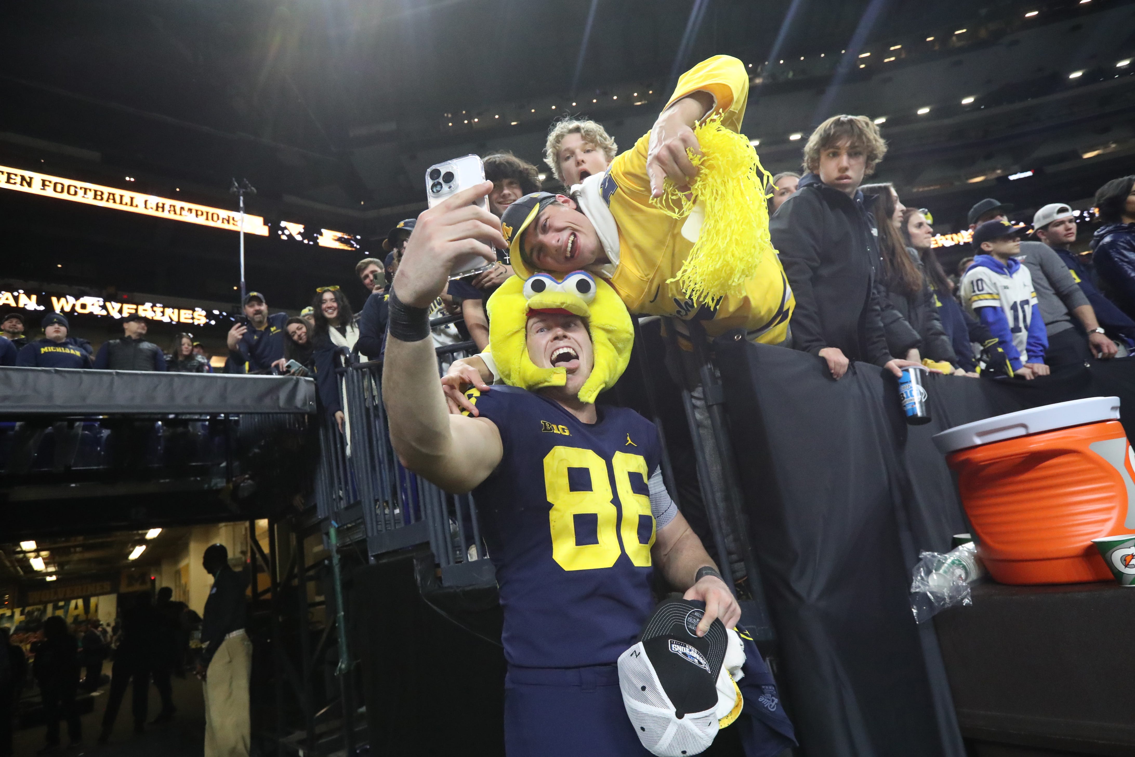 Michigan TE Luke Schoonmaker declares for 2023 NFL draft