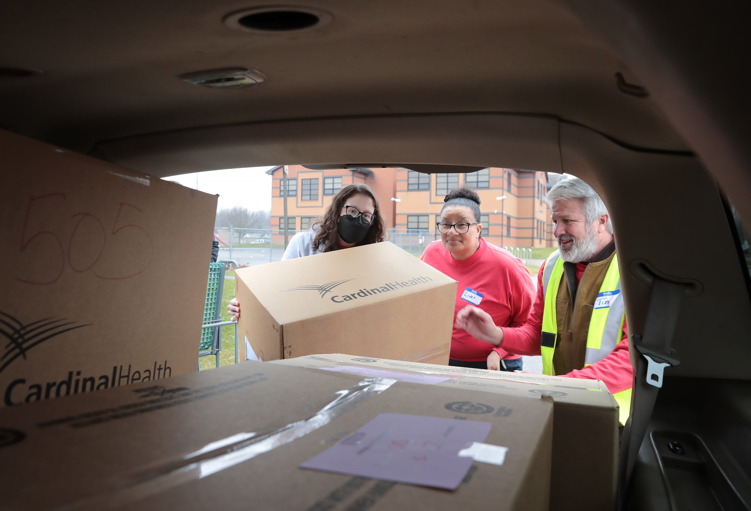 Dominion Energy pitches in to help Canton-based A Community Christmas