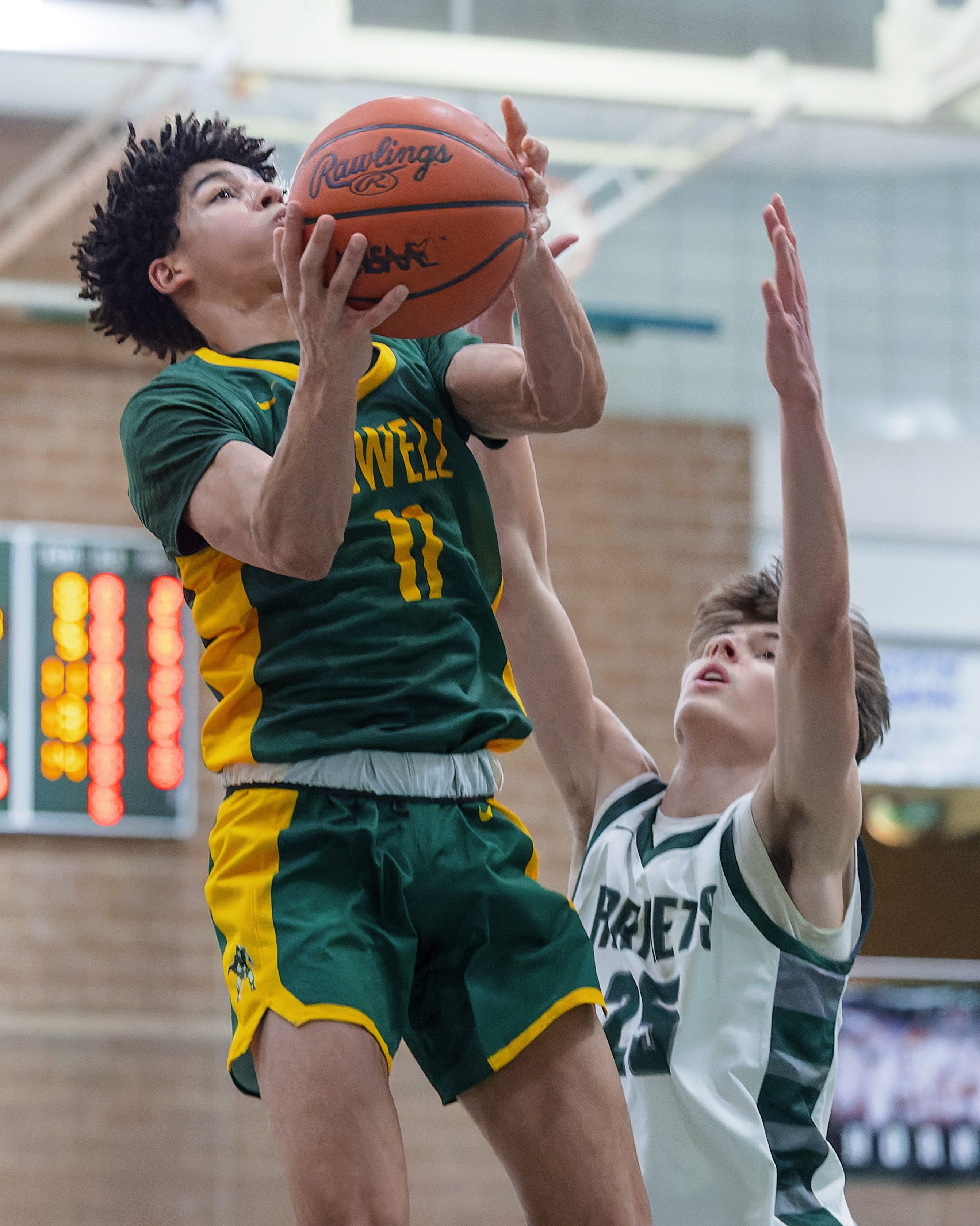 Howell junior blows up in varsity basketball debut at Williamston