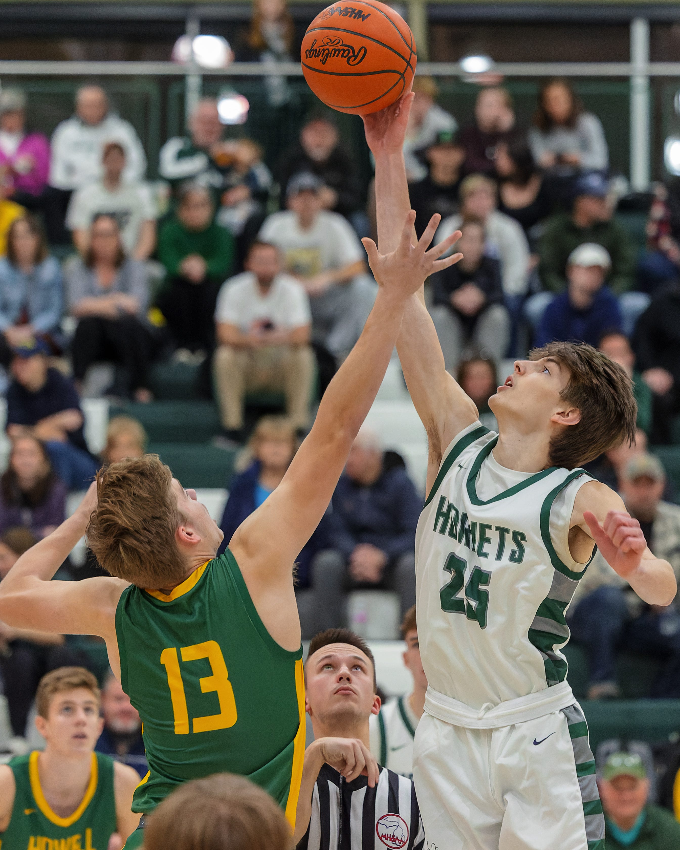Howell junior blows up in varsity basketball debut at Williamston