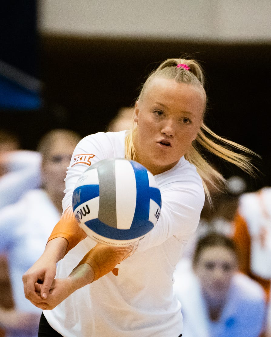 Freshman Emma Halter shines for Texas Final Four volleyball team