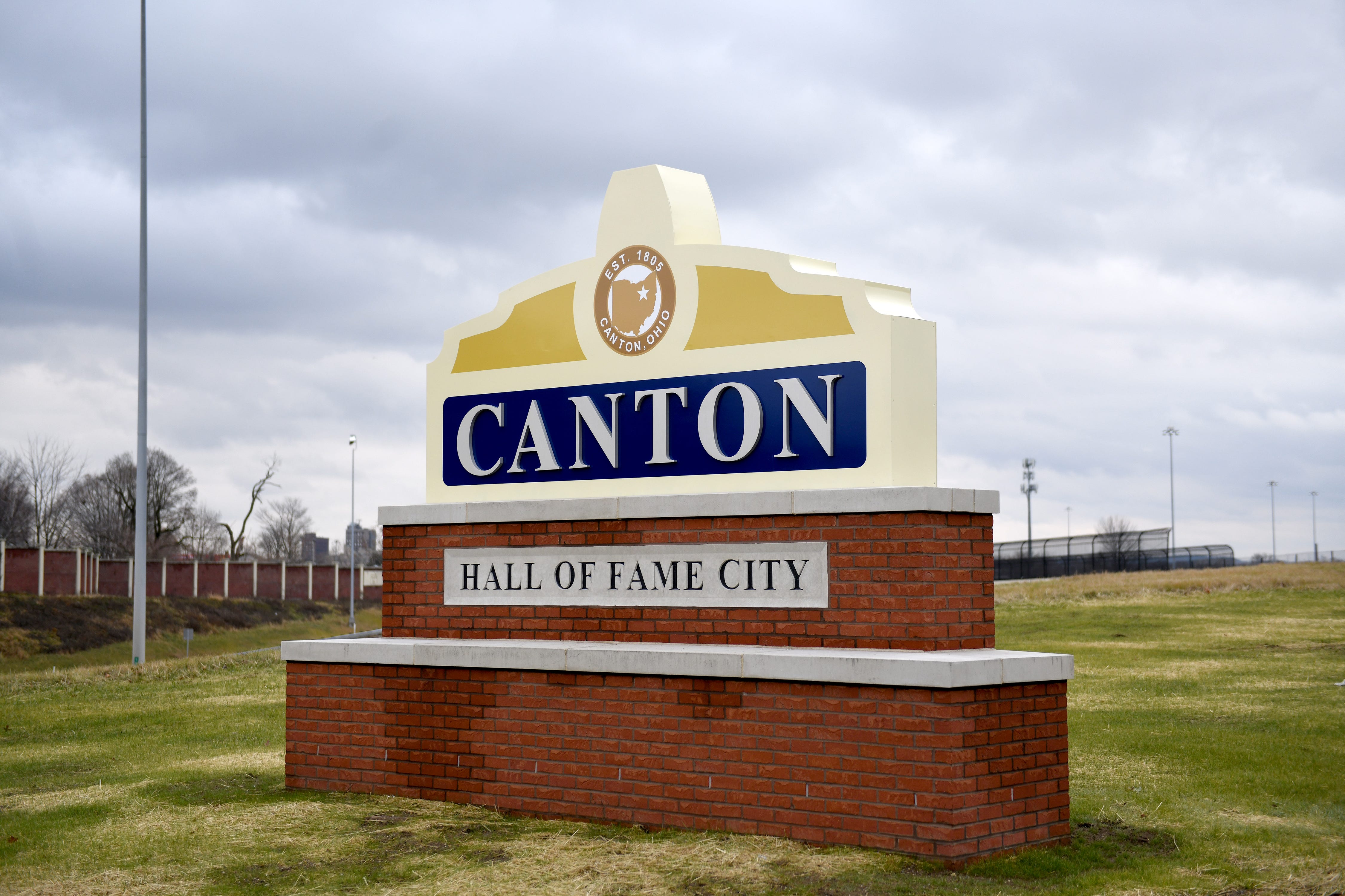 Canton adds welcome signs to major entrances
