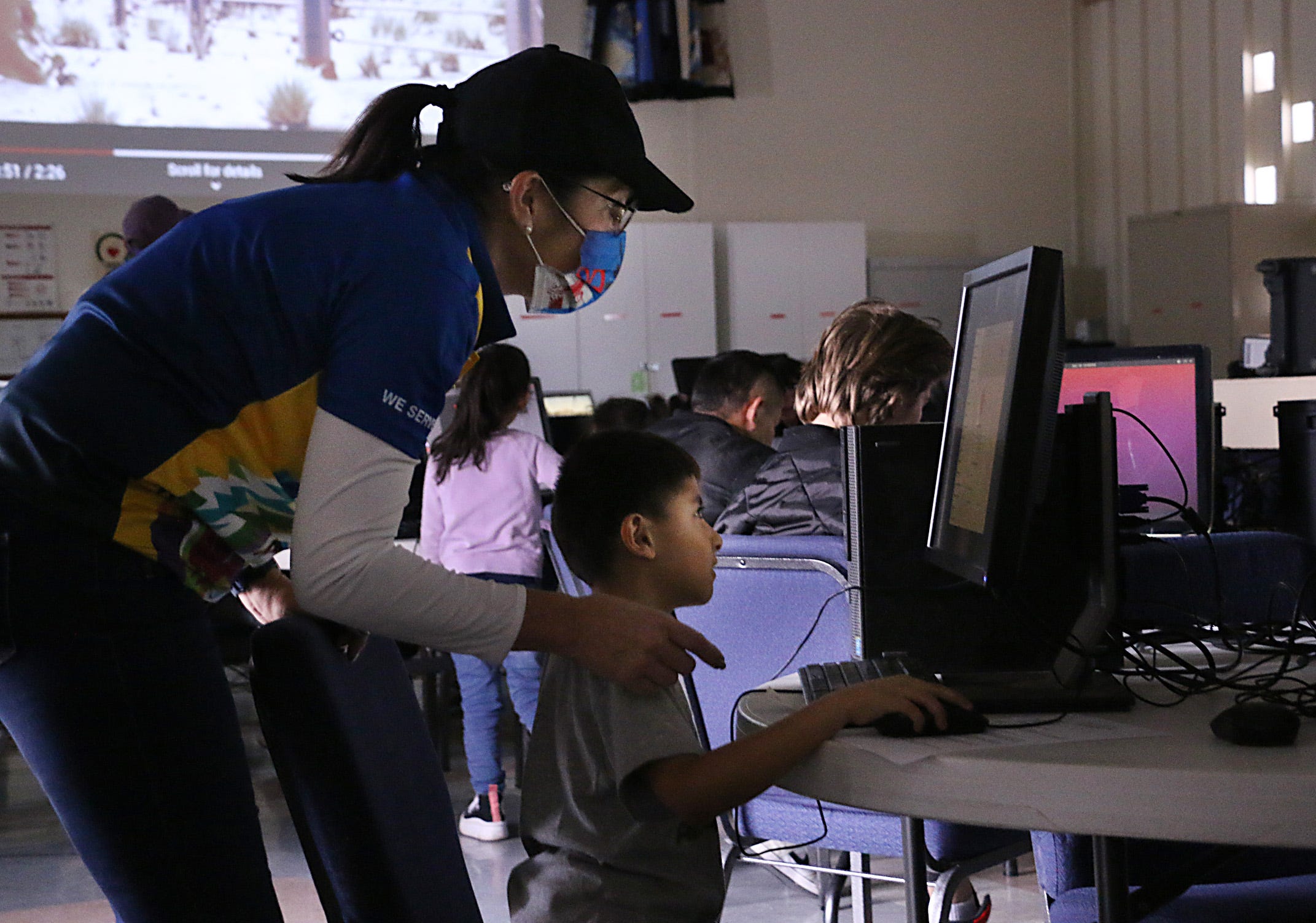 Reno Cigar Lions Club gifts computers to local students.