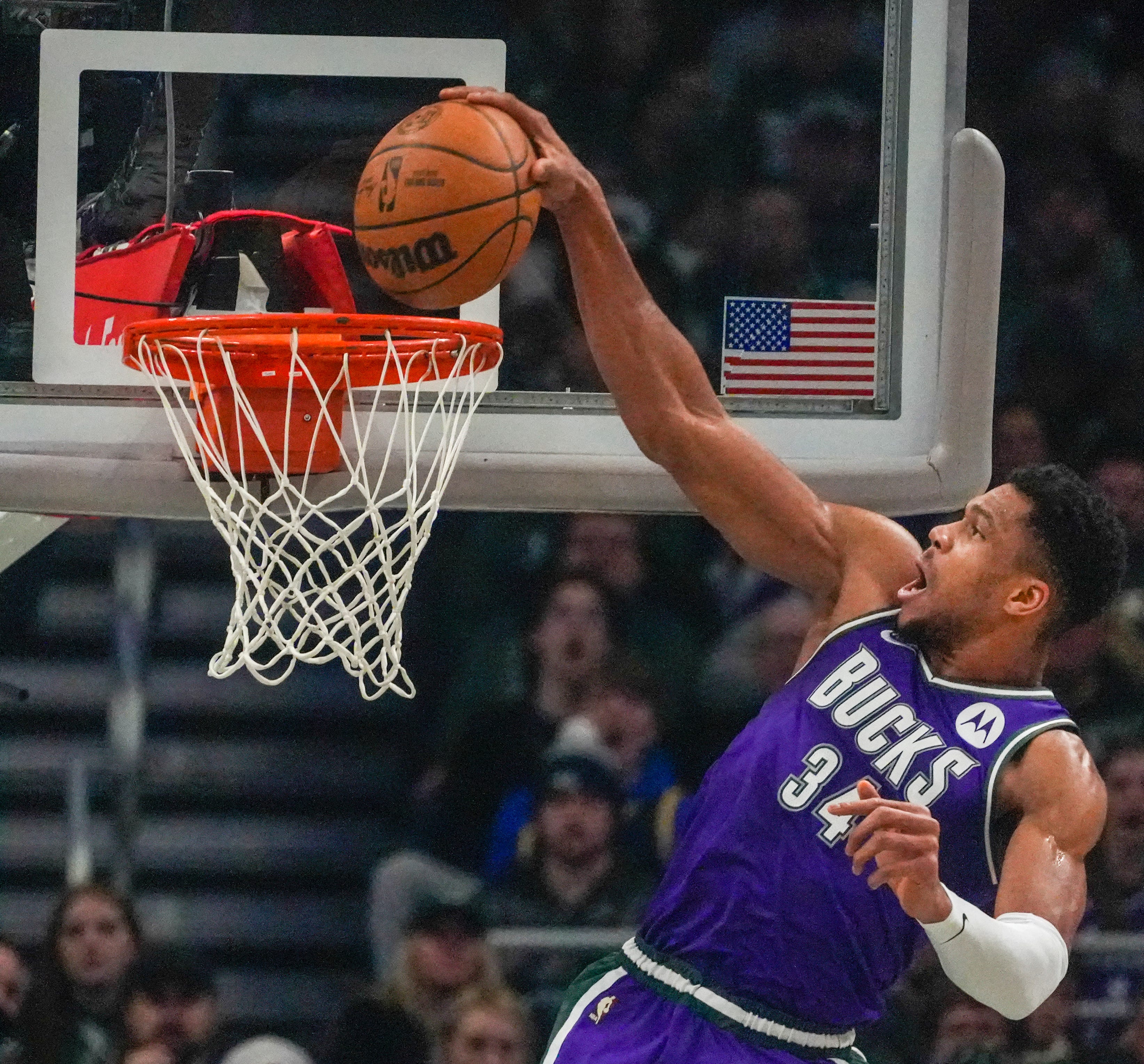 Giannis breaks Kareem's Bucks record with seventh all-star selection