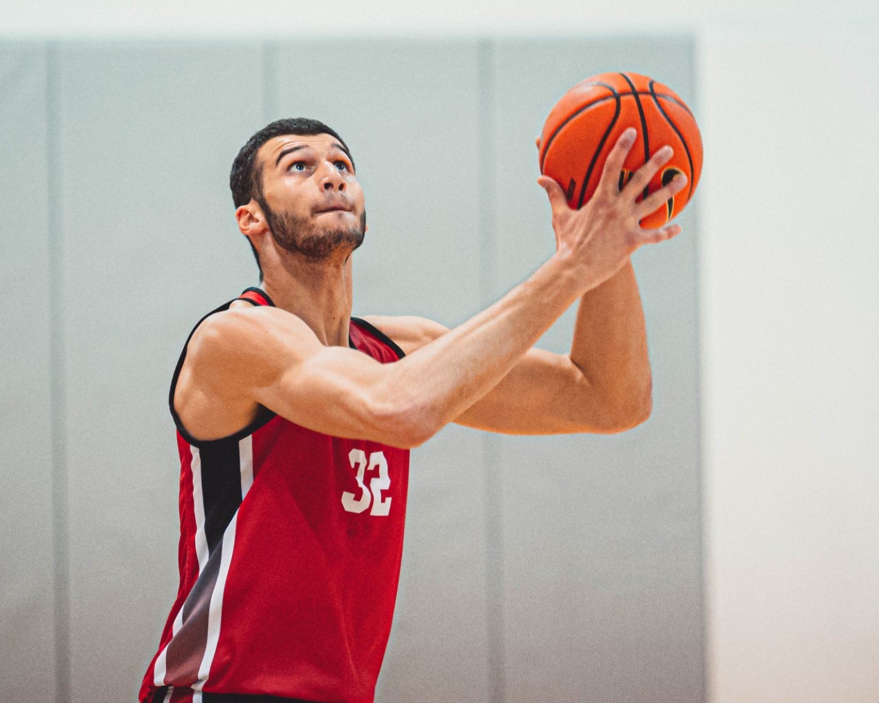 How Bradley basketball landed 7-foot-1 Serbian recruit Ahmet Jonovic