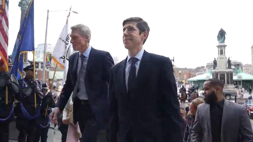 Brett Smiley sworn in as Providence's new mayor with speech on schools ...