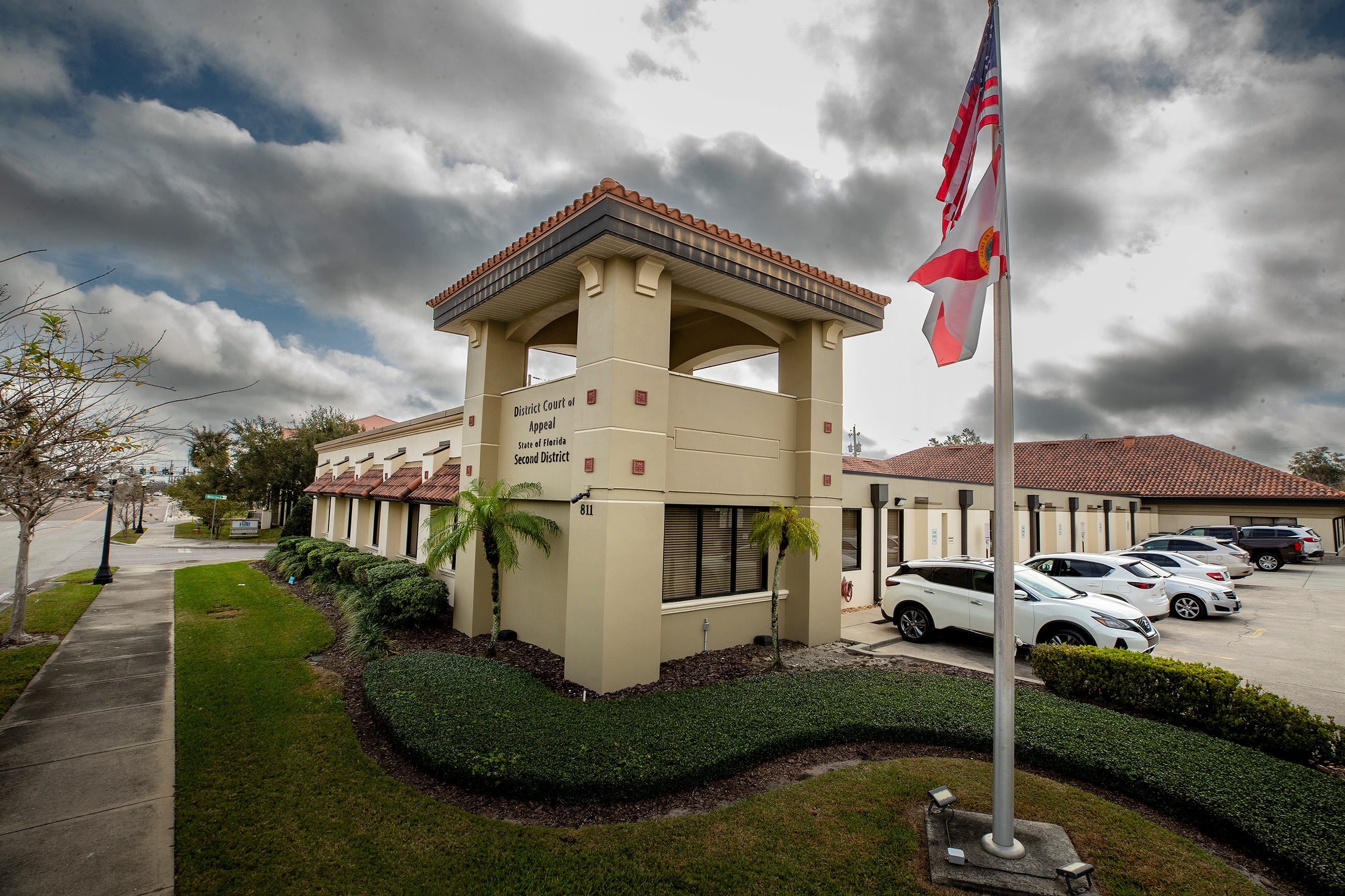 Florida's newest appellate court begins operations at Lakeland office
