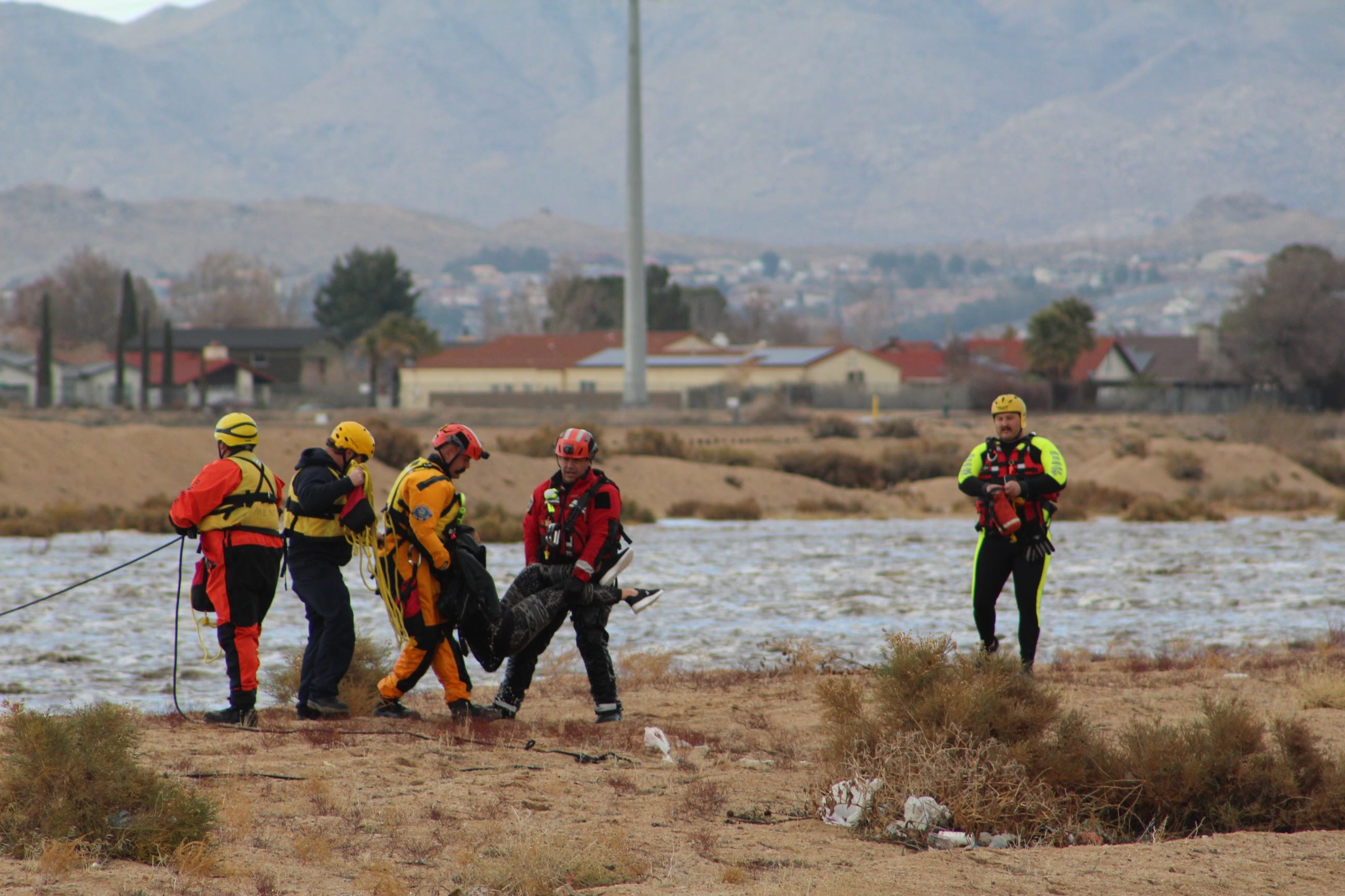 Woman rescued from swift-moving Mojave River near Victorville