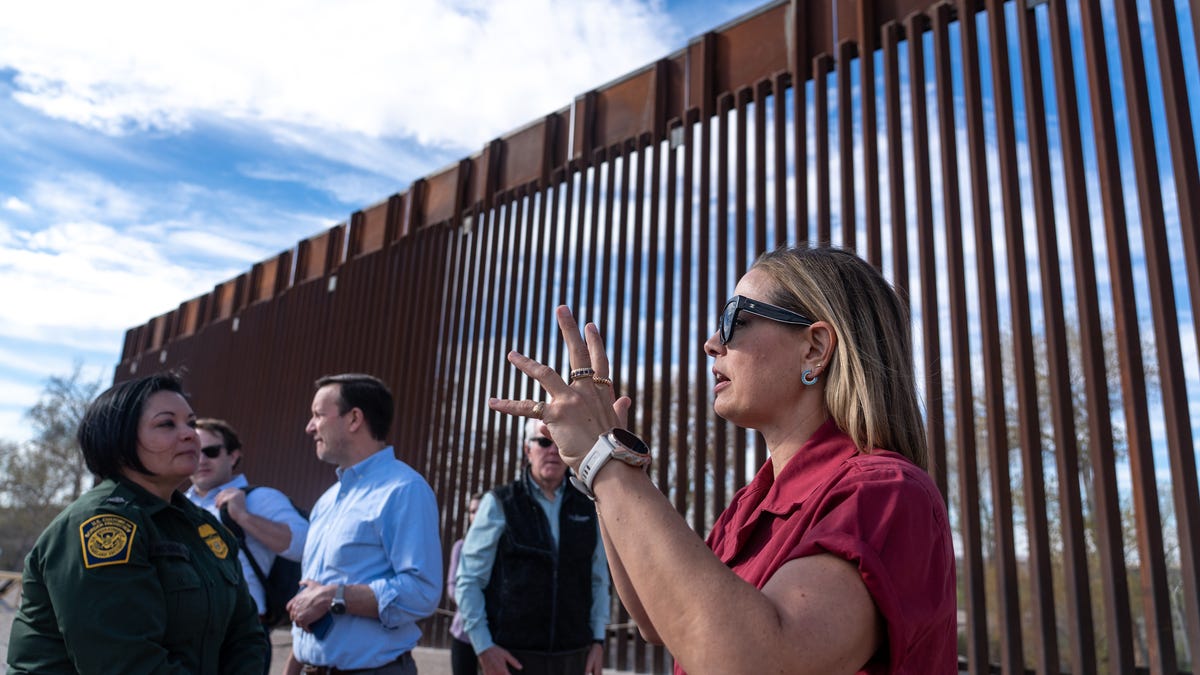Us Sens Kyrsten Sinema And Mark Kelly Of Arizona Travel To Border