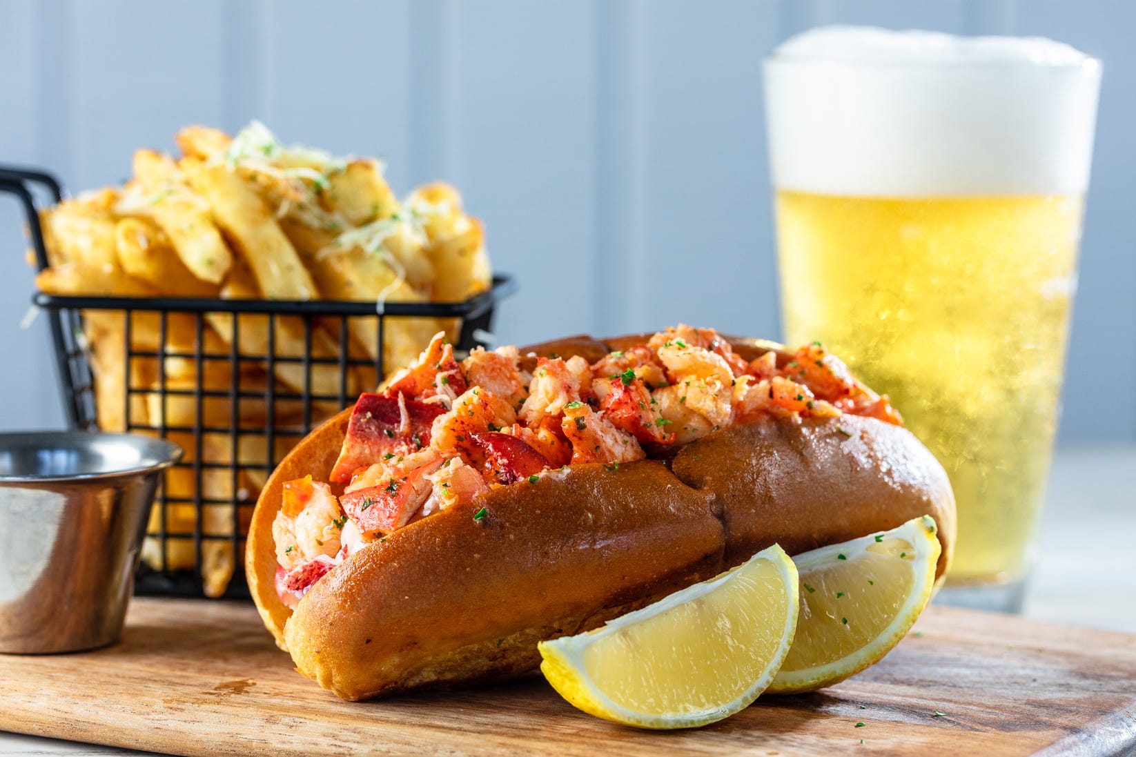 Restaurant openings: Benny's on the Beach expands in Lake Worth