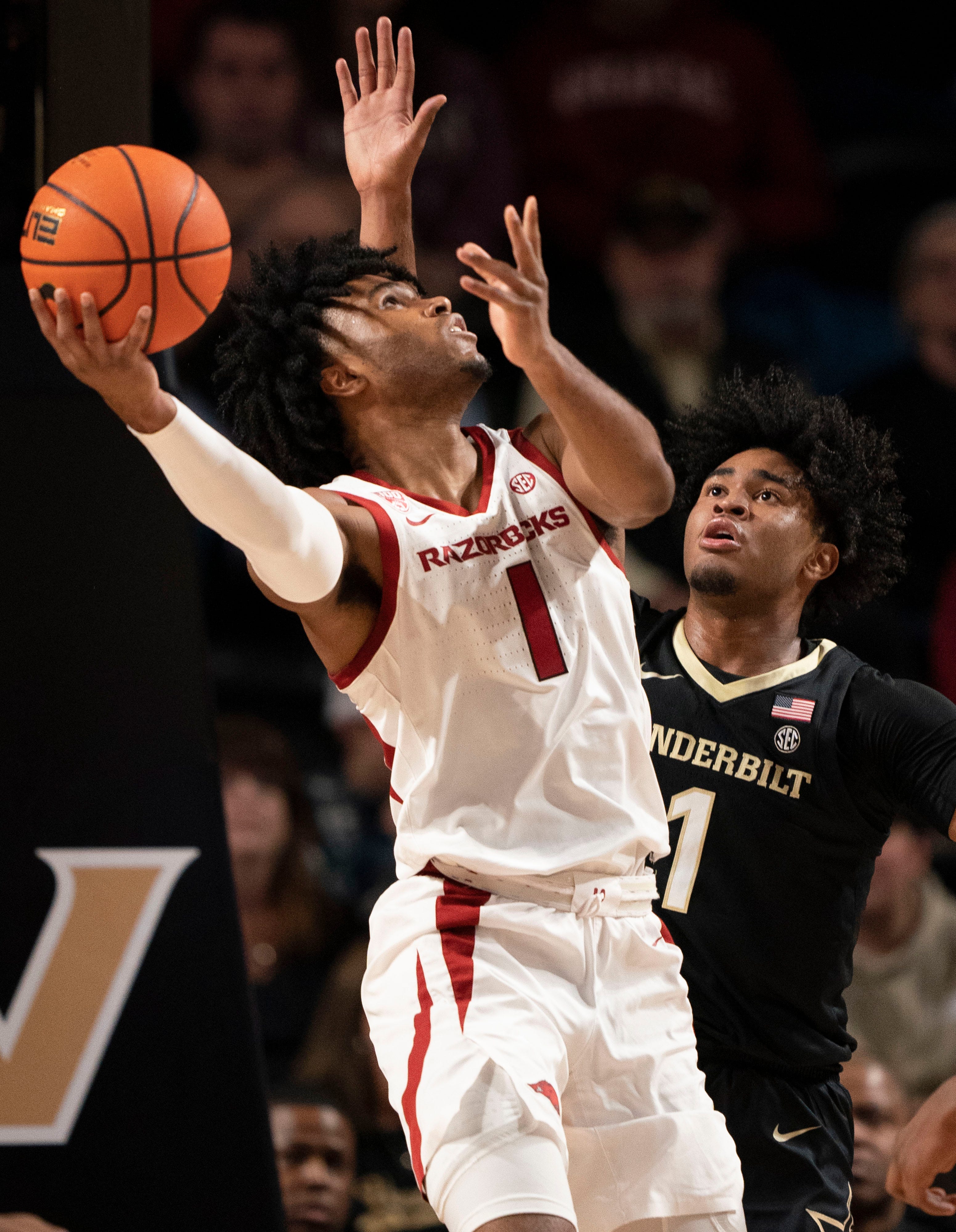 Arkansas basketball drops chippy, technical-filled game at Vanderbilt