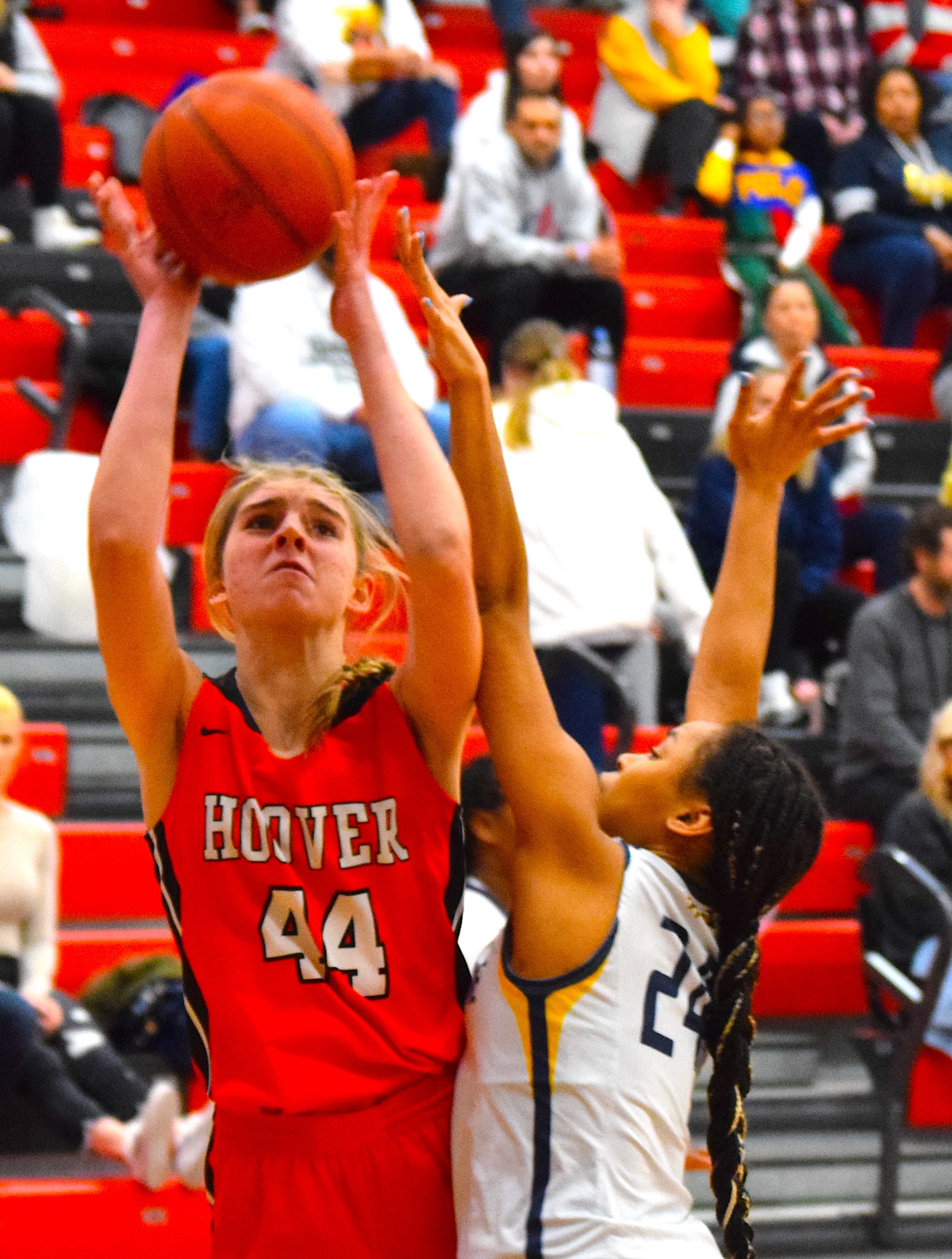 Grace Craig leads Hoover Vikings to Classic in the Country win