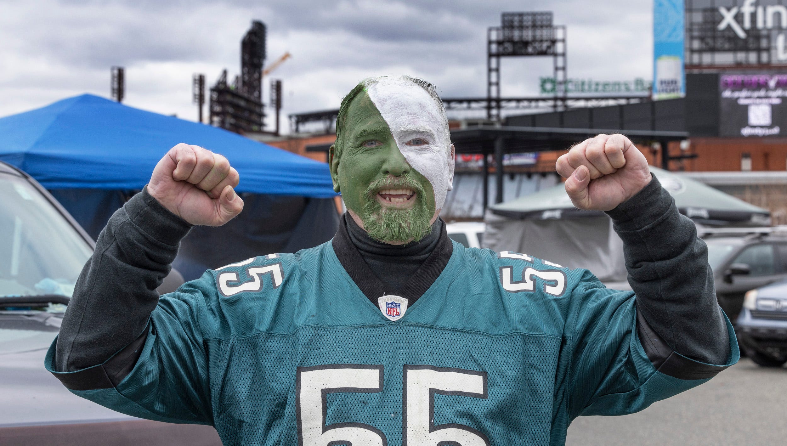 Booing Santa, climbing poles: Are Eagles fans rowdiest in the NFL?