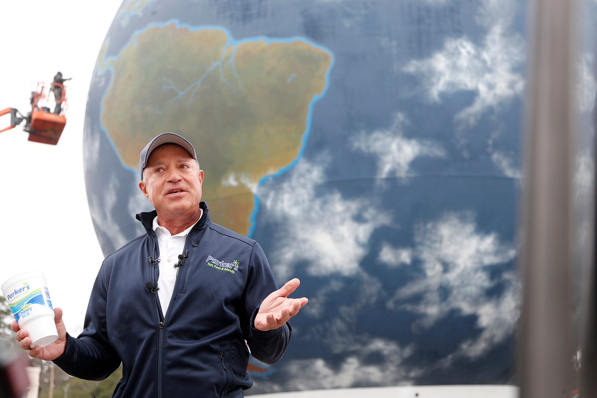 Savannah globe storage tank on DeRenne Aveune repainted by Parker's