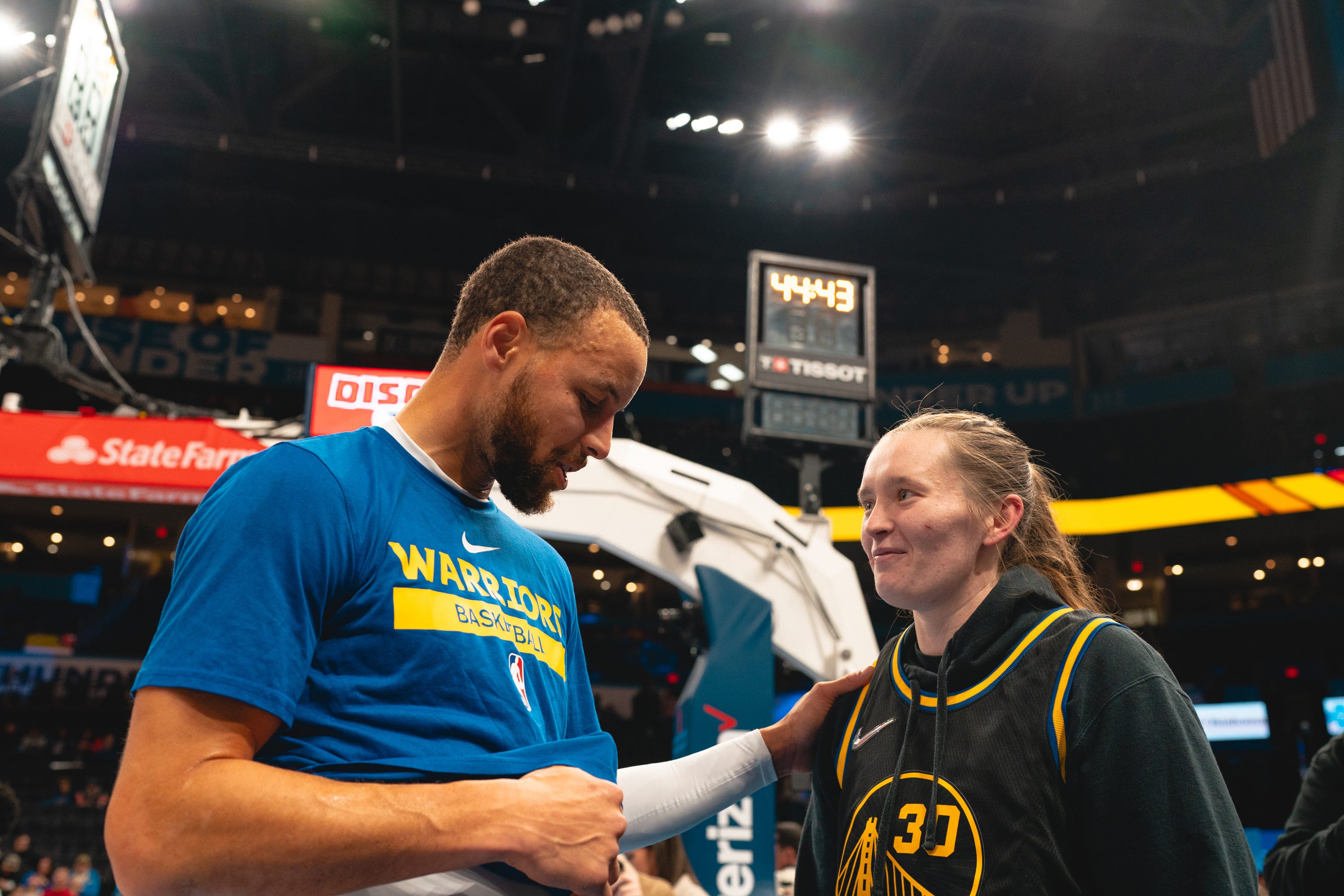 Steph Curry meets Taylor Robertson before Thunder vs Warriors NBA game