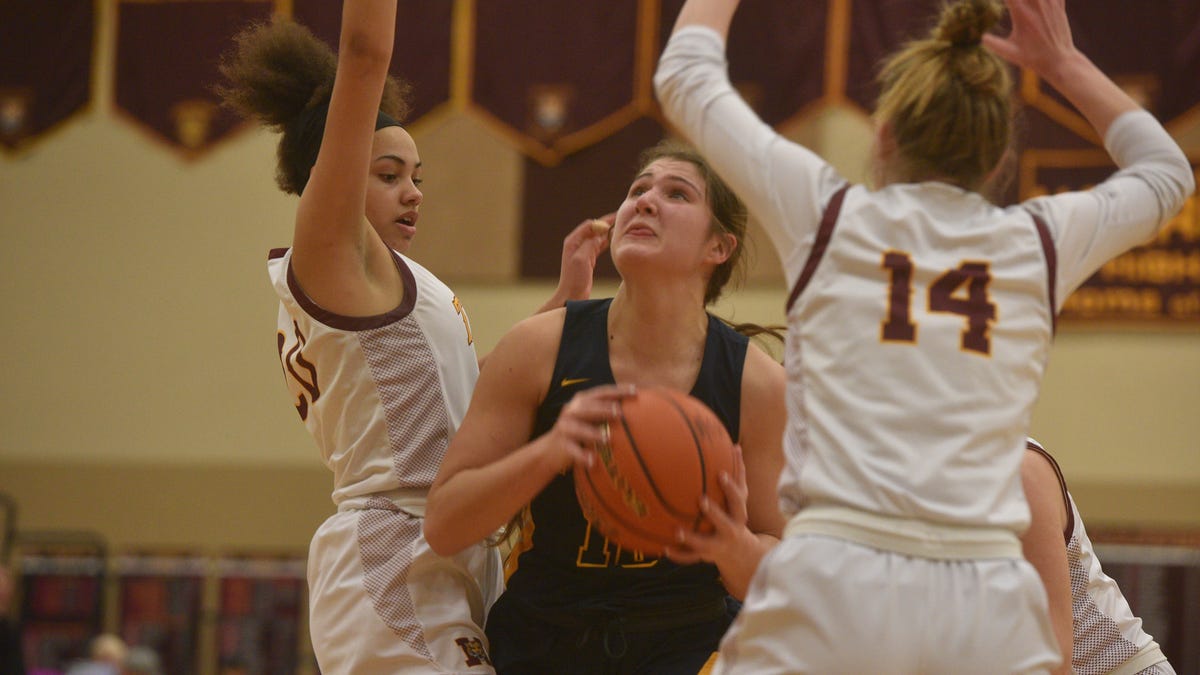 Tea Area vs. Harrisburg girls basketball in photos