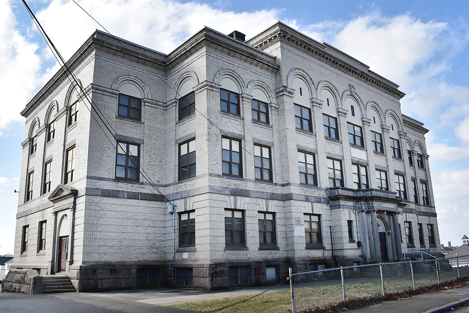 Market-rate apartments coming to Fall River's Lincoln School