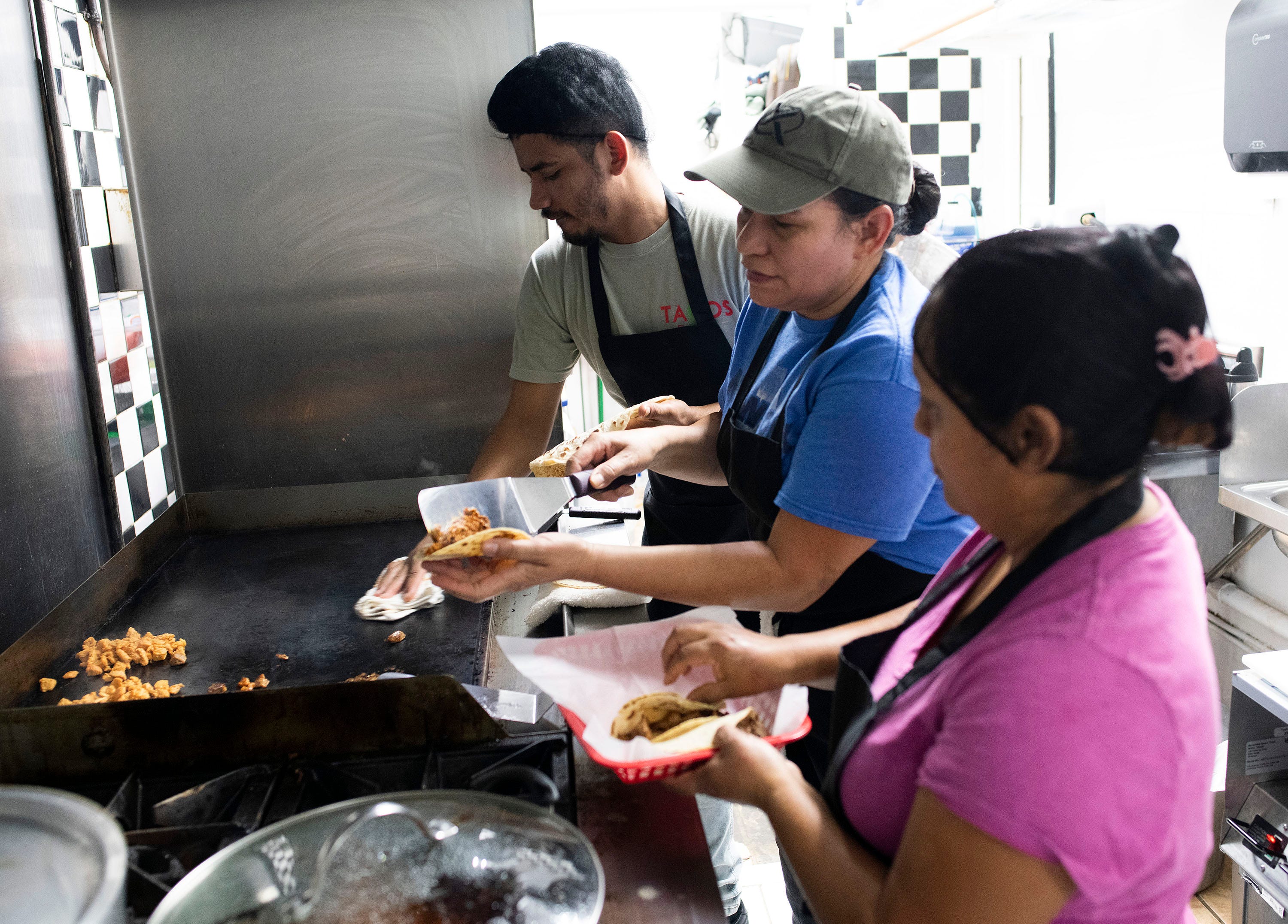 Pensacola Mexican restaurant Tacos El Fluffy open on Pace Boulevard