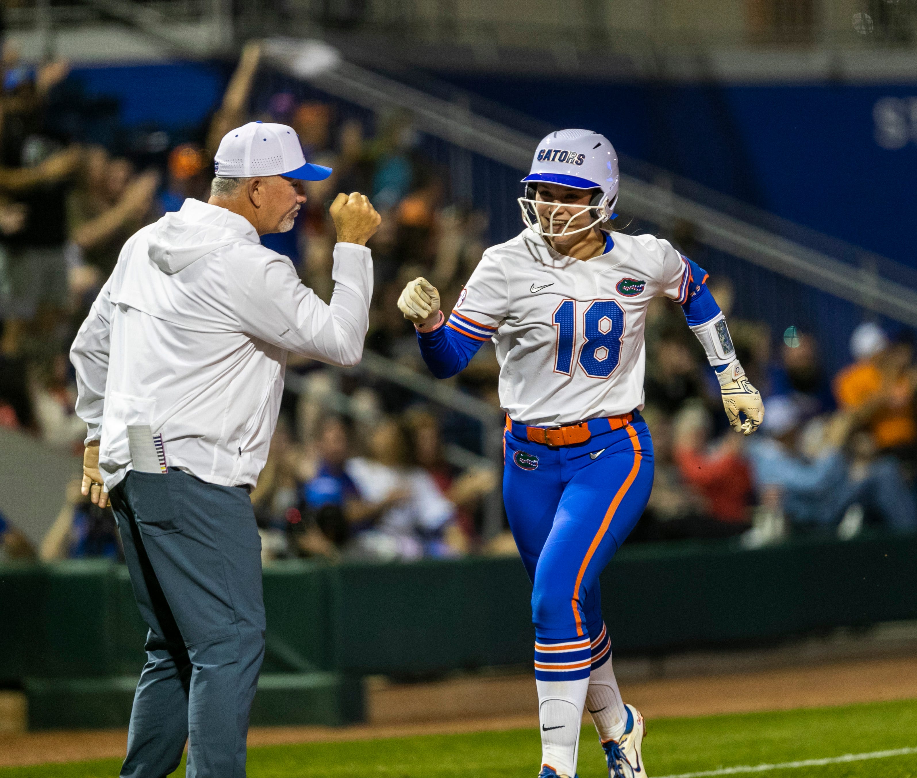 Gators softball: Florida blows by Jacksonville 11-0 to start season 5-0